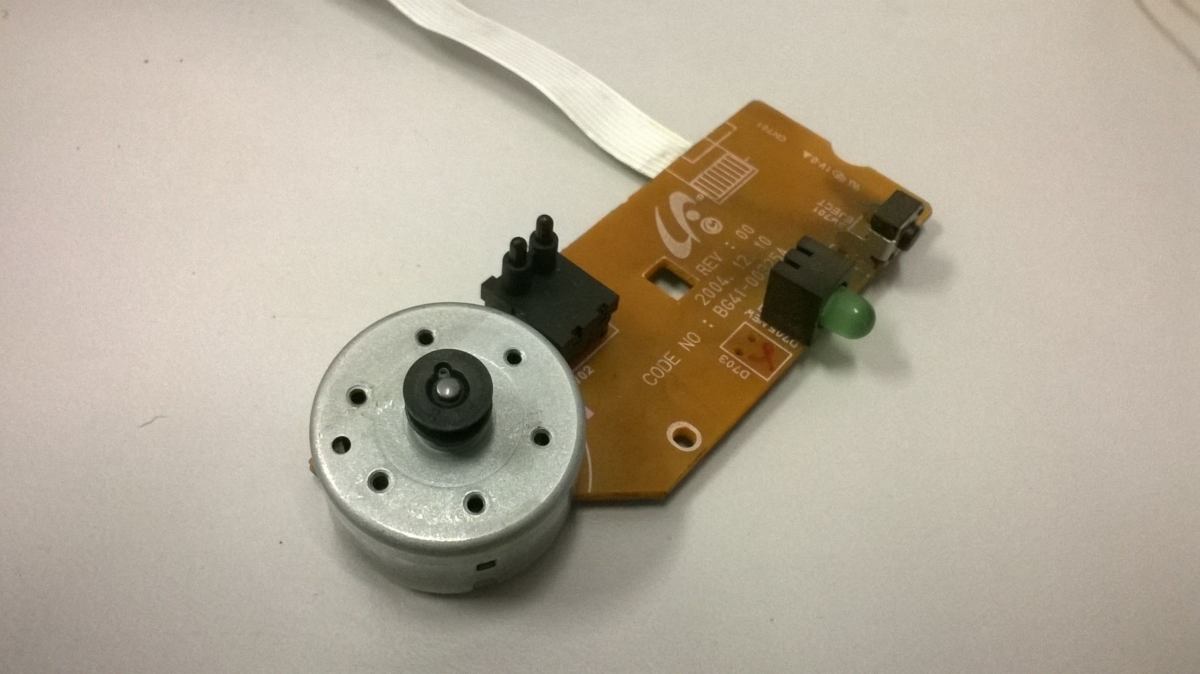 Disassembling a CD/DVD Reader and Reusing Its Parts : 12 Steps (with ...