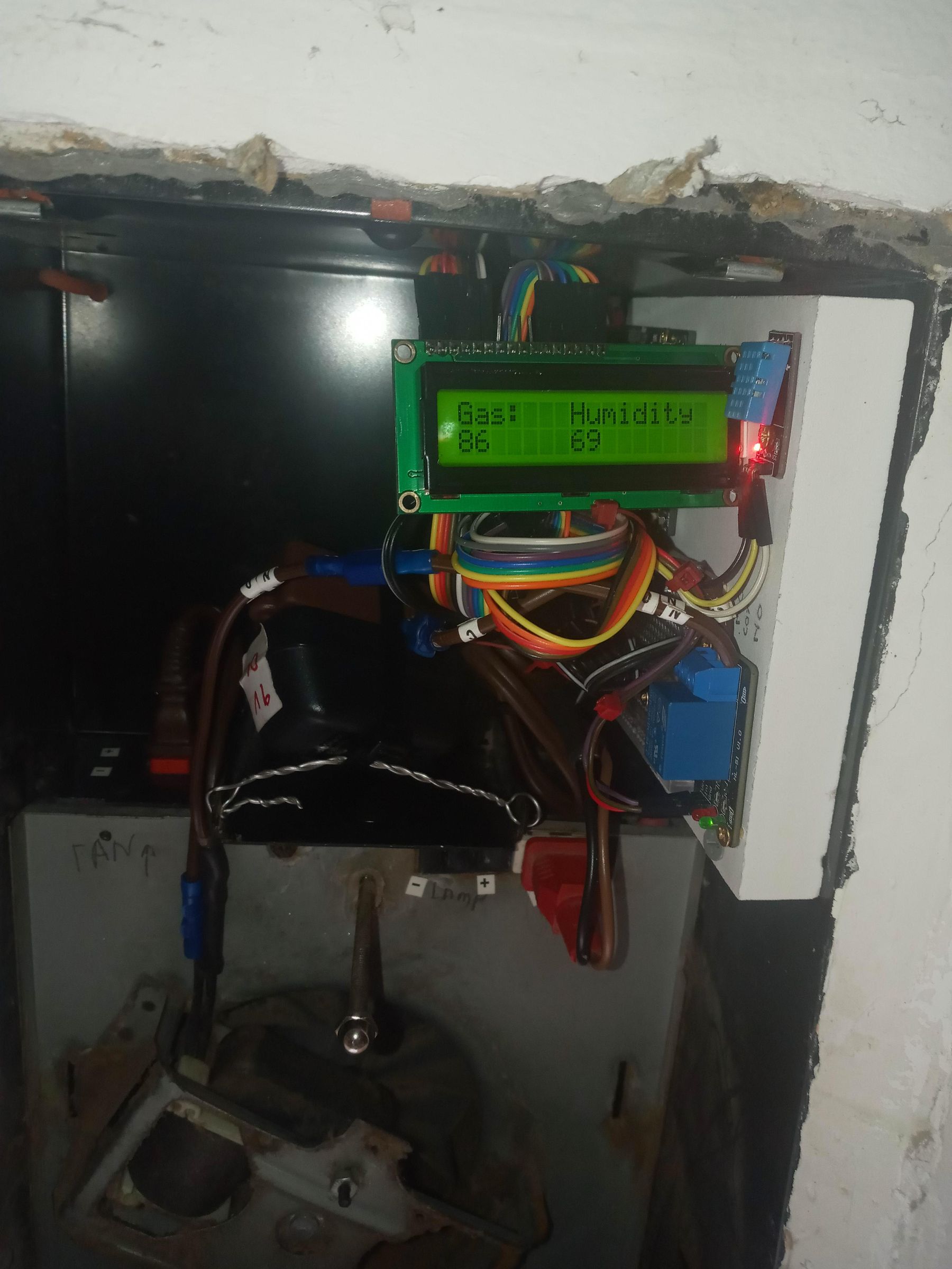 Automatic Bathroom Fan Controller : 6 Steps - Instructables