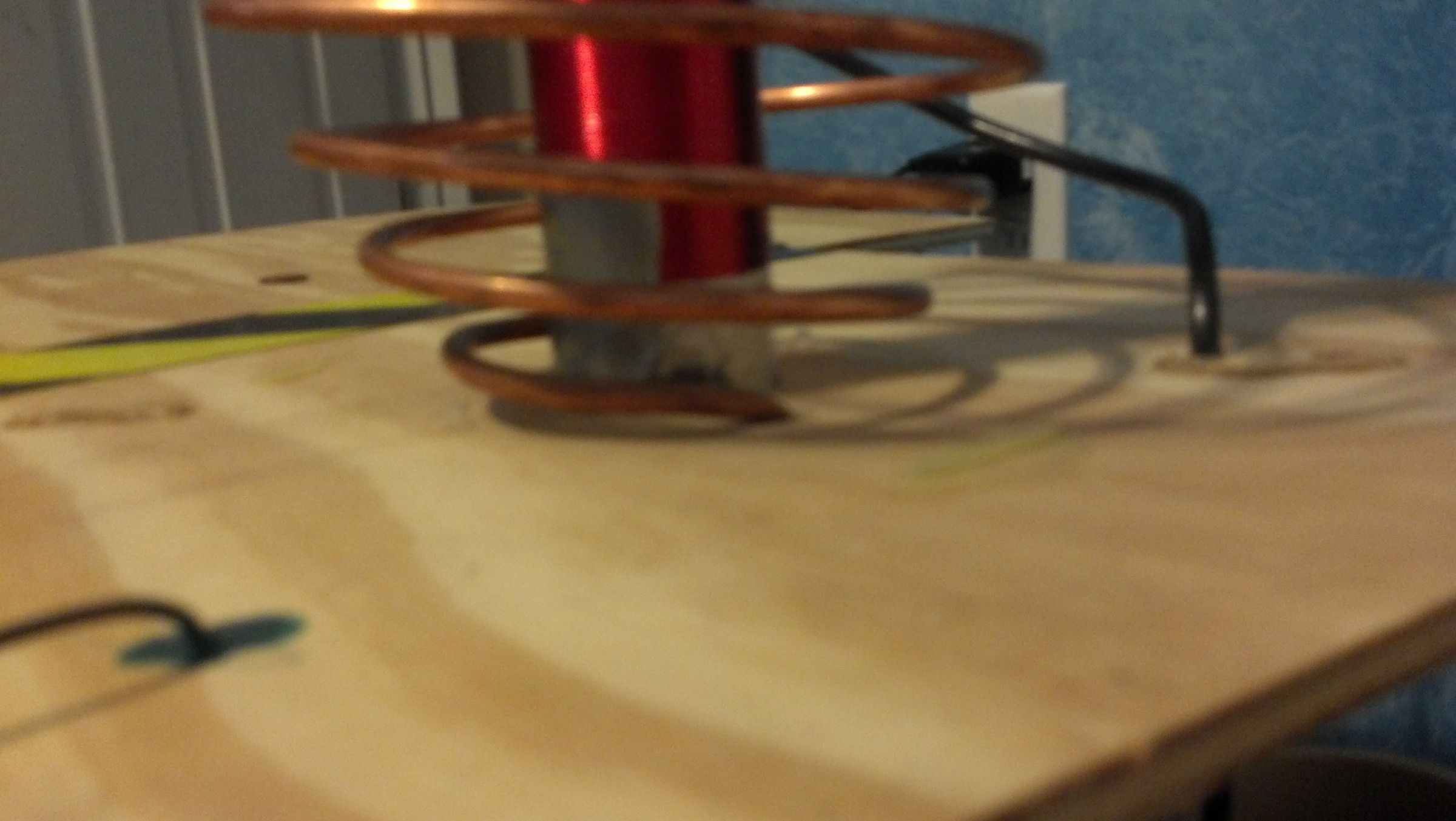 The Simple Tesla Coil : 12 Steps (with Pictures) - Instructables