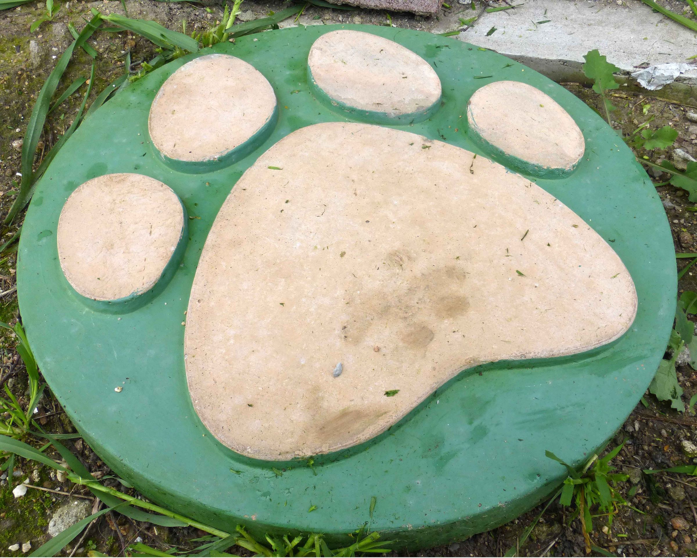 Dog Paws Stepping Stones : 6 Steps (with Pictures) - Instructables