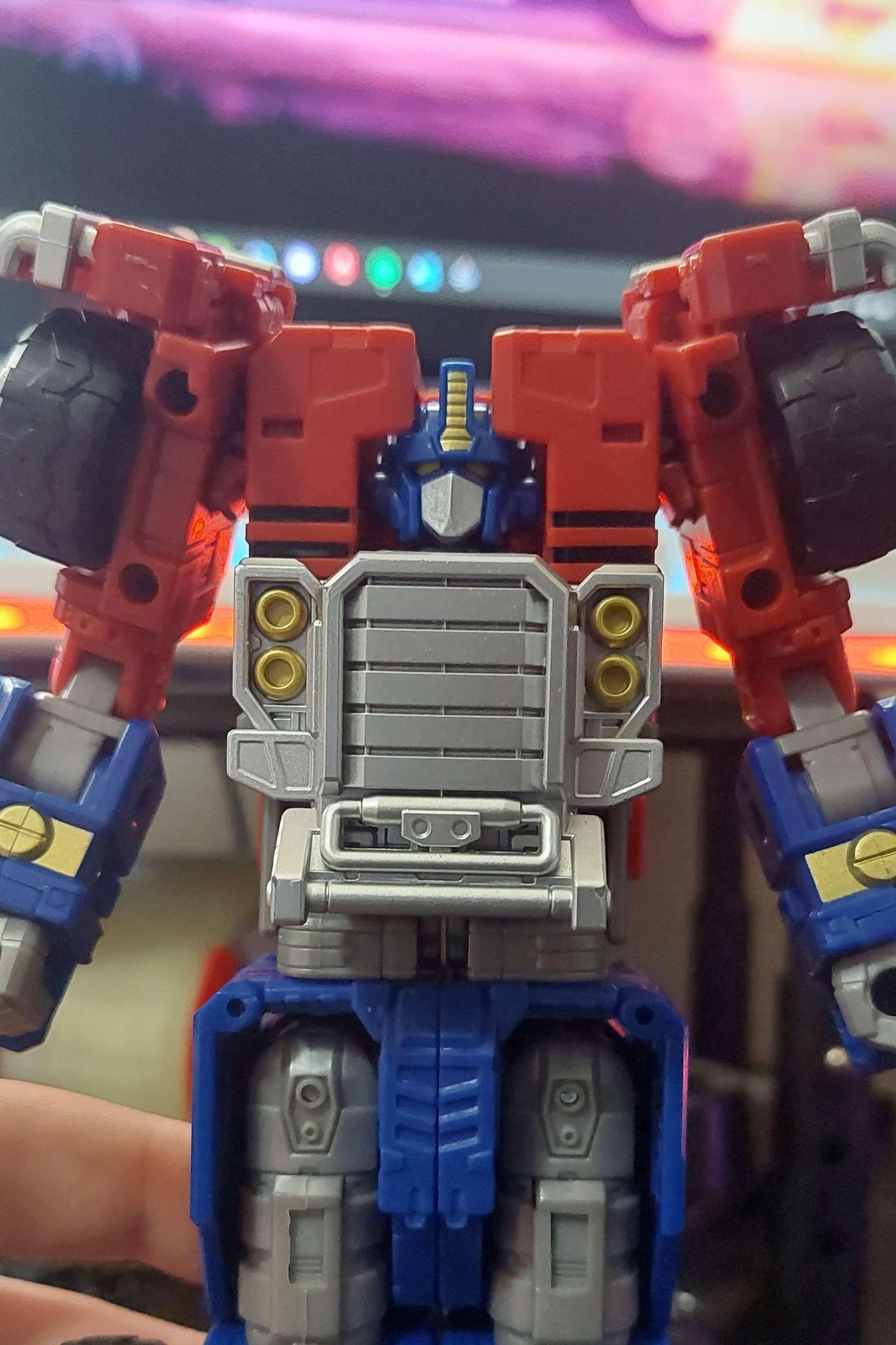 How to Convert Legacy Armada Optimus Prime From Core Robot to Truck and ...