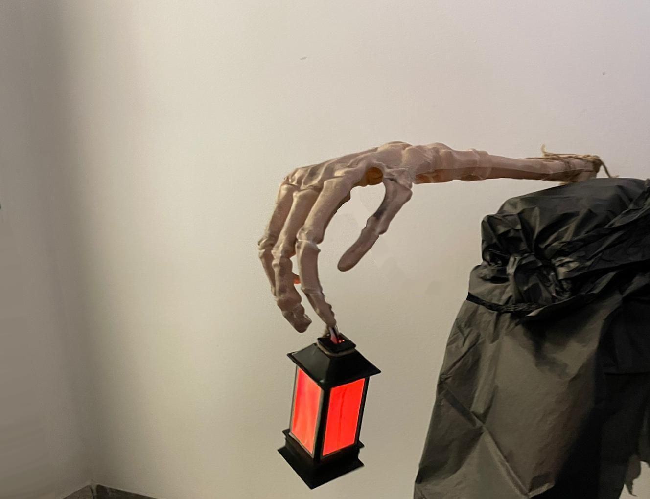 Halloween Skeleton Arm : 5 Steps - Instructables