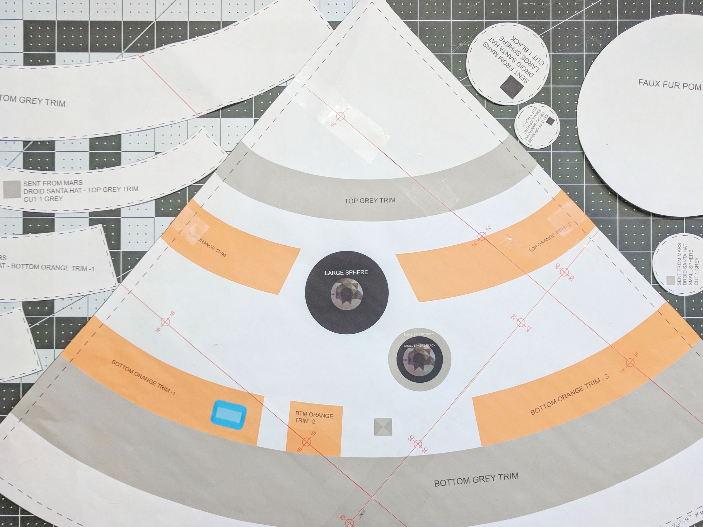 Star Wars BB8 Inspired Santa Hat : 10 Steps (with Pictures) - Instructables