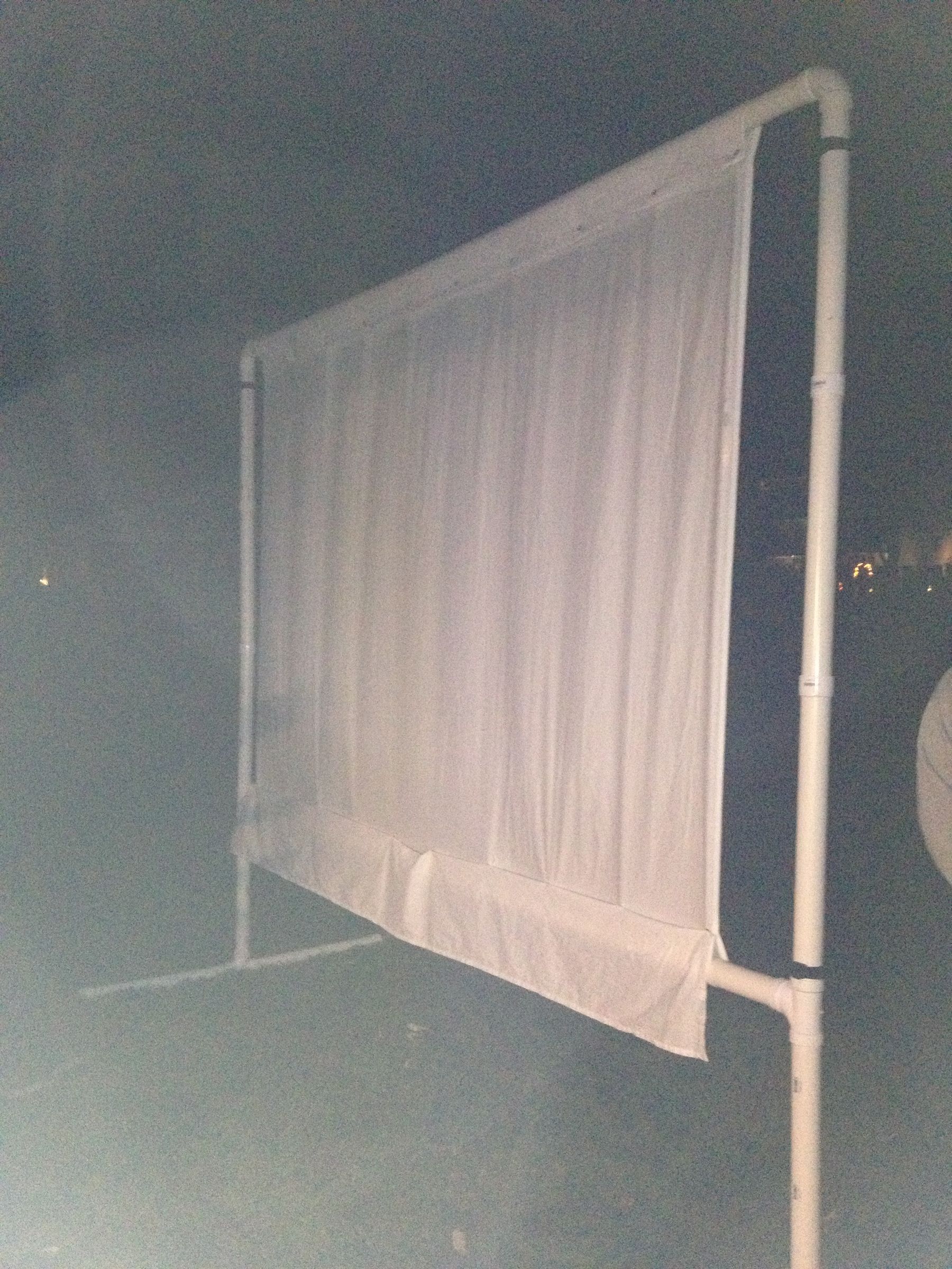 Outdoor Projector Screen on a Budget : 6 Steps (with Pictures ...