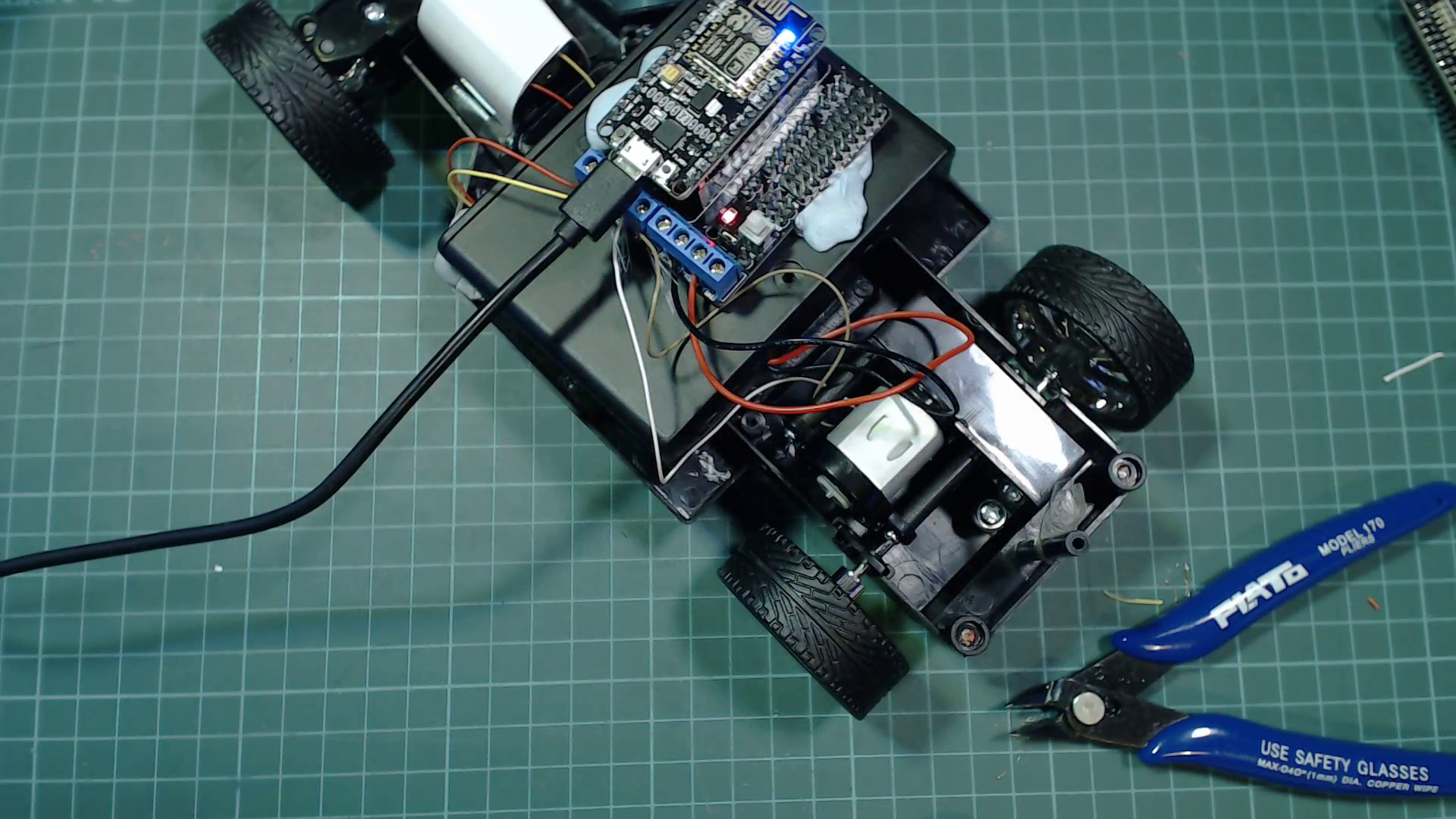 Simple WiFi Controlled RC Car : 7 Steps (with Pictures) - Instructables