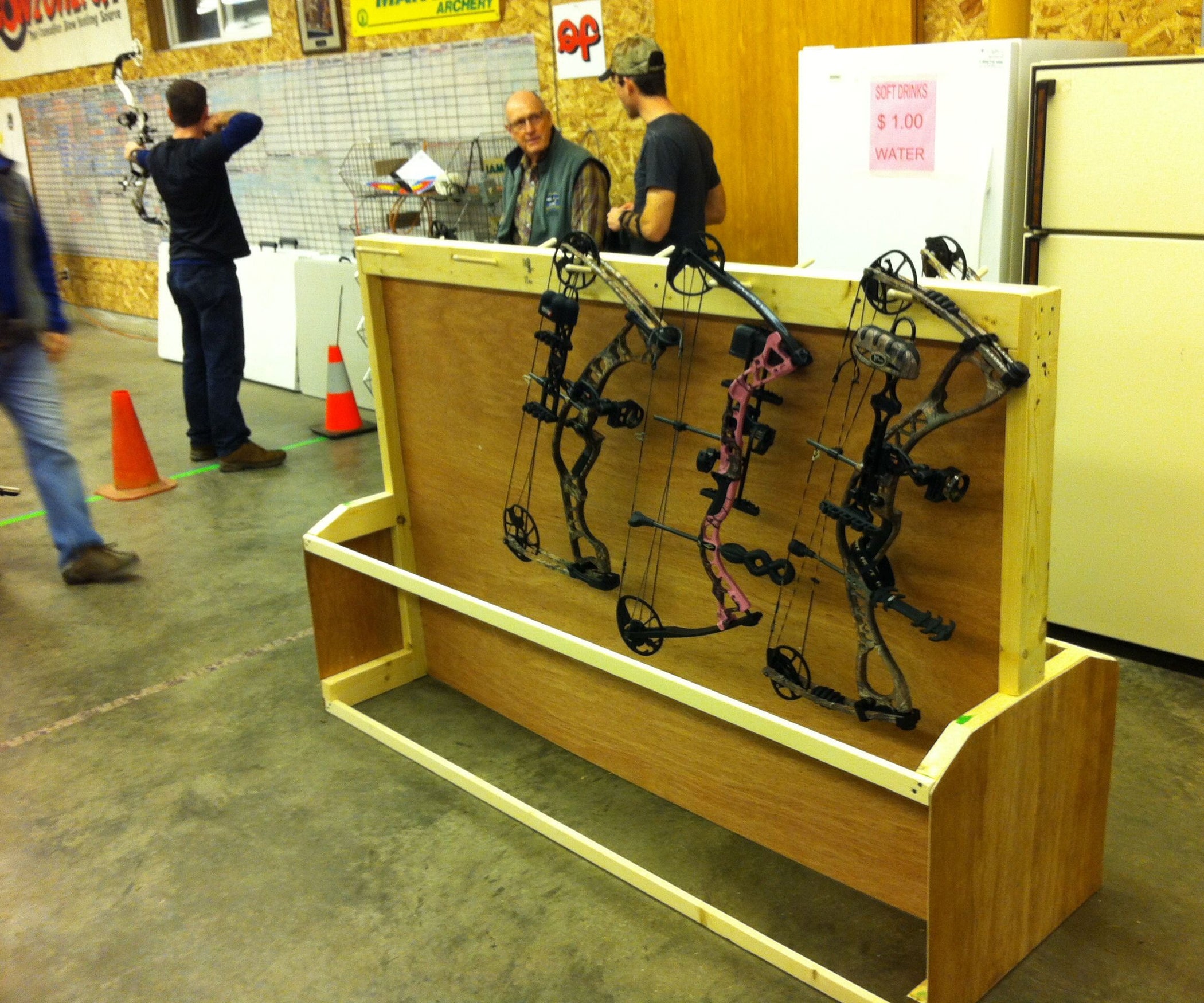 Compound Bow Stand - for a Club Indoor Range : 4 Steps - Instructables