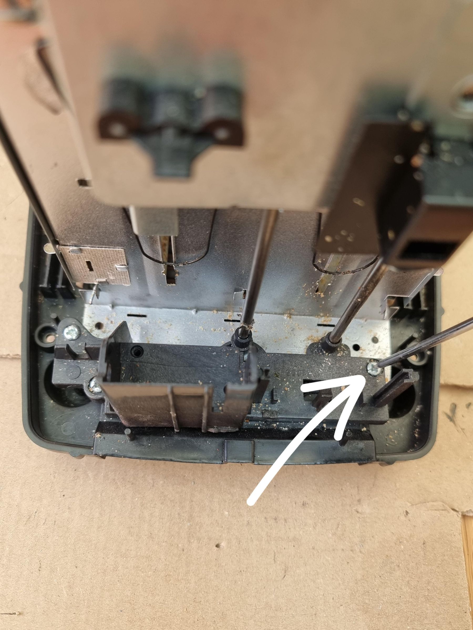 Fix an Old Broken Toaster! : 8 Steps - Instructables