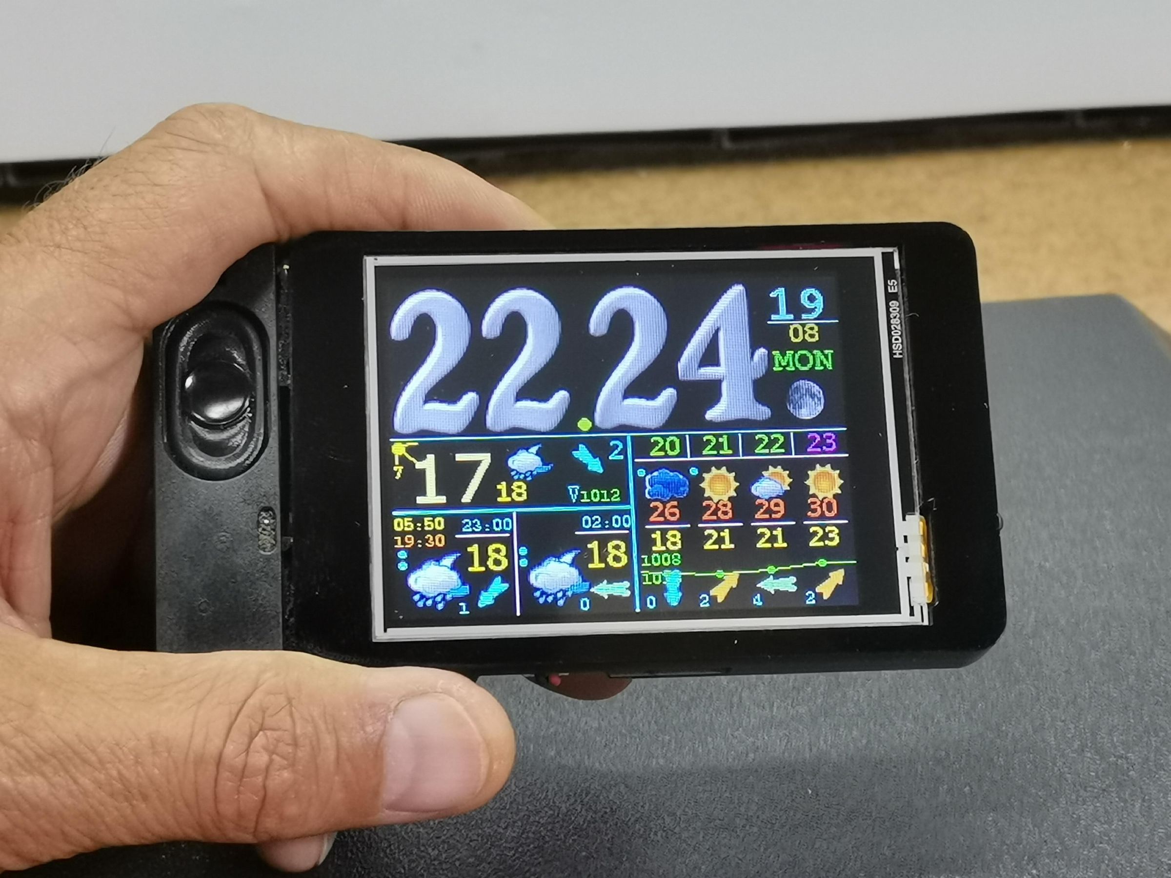 DIY Simple Advanced Weather Station (5day Forecast) and Internet Radio ...