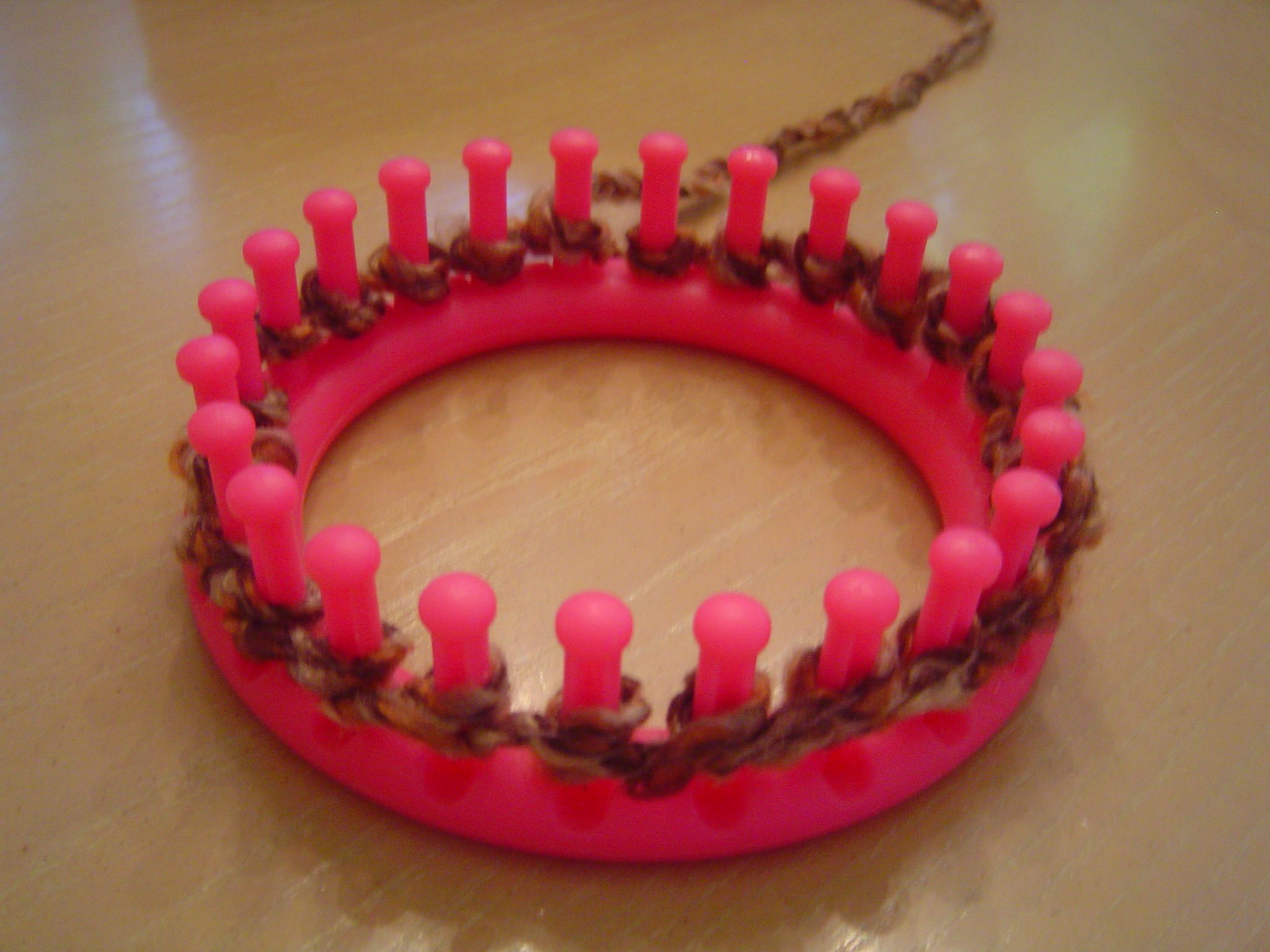 How to Loom Knit : 4 Steps (with Pictures) - Instructables