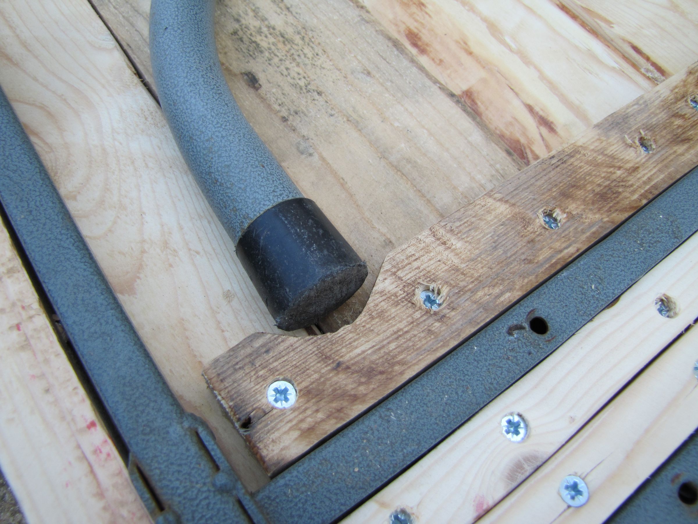 Pallet Folding Table : 9 Steps (with Pictures) - Instructables