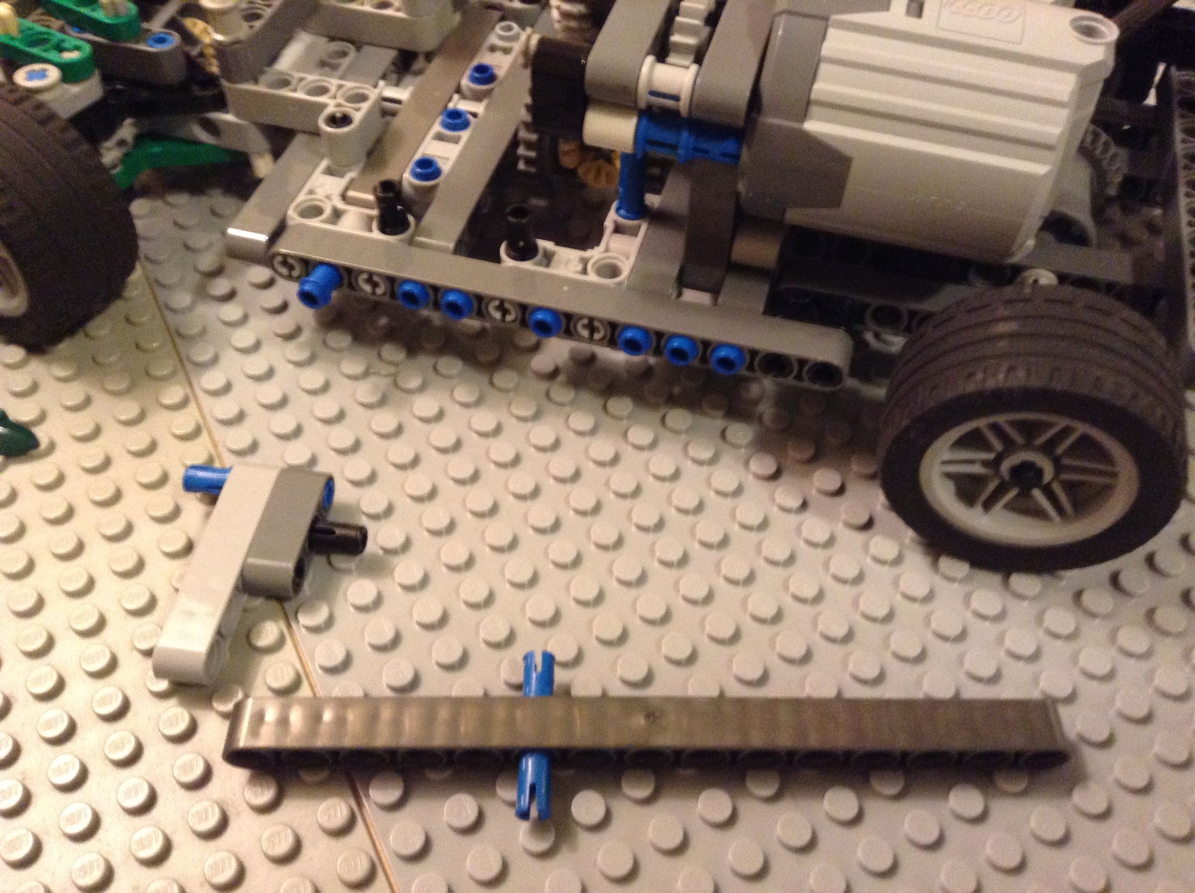 Remote Control Lego Car (1997 Volvo 850) : 10 Steps (with Pictures ...