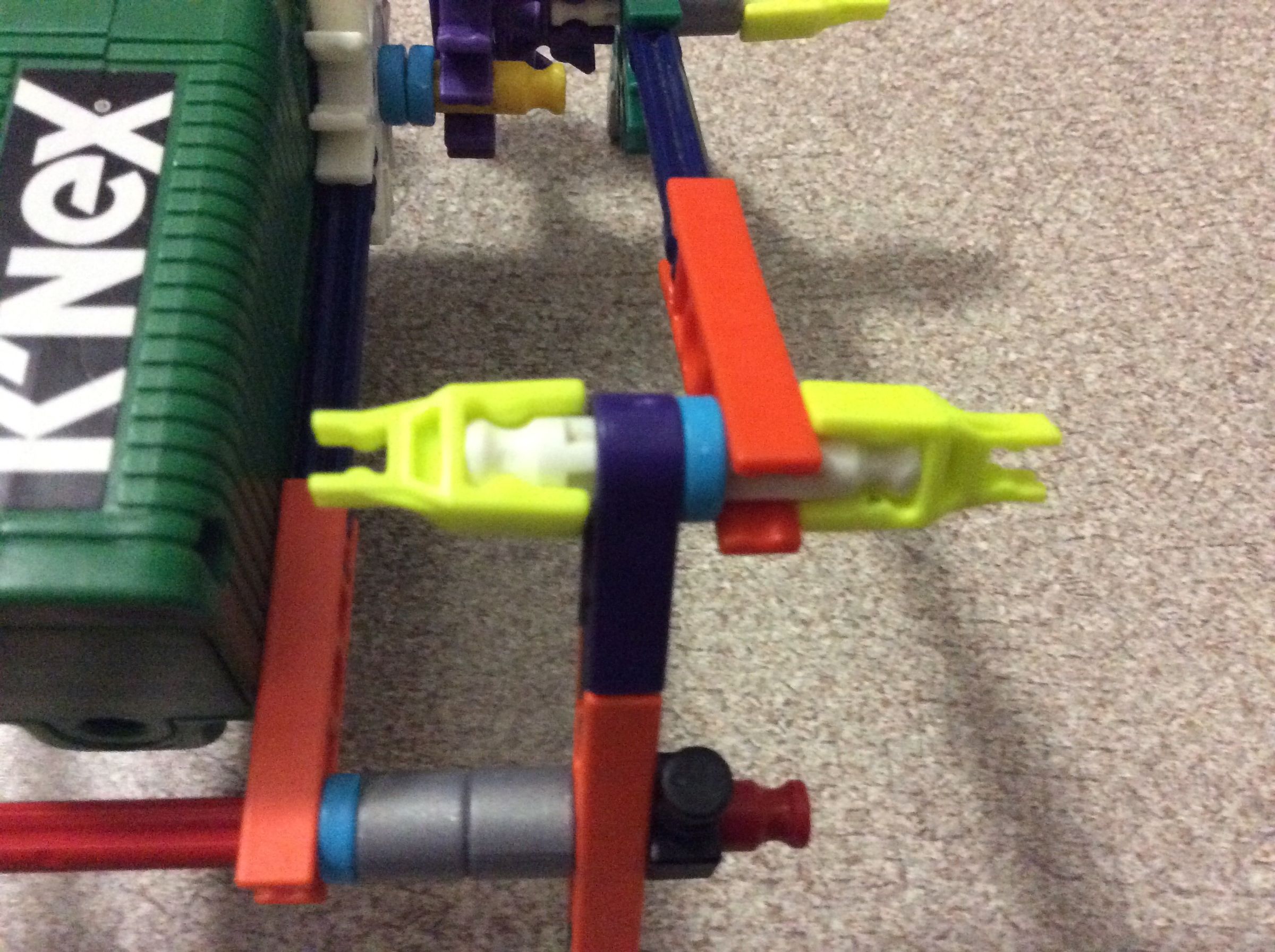 Mini Knex 4 Legged Walking Robot : 7 Steps (with Pictures) - Instructables