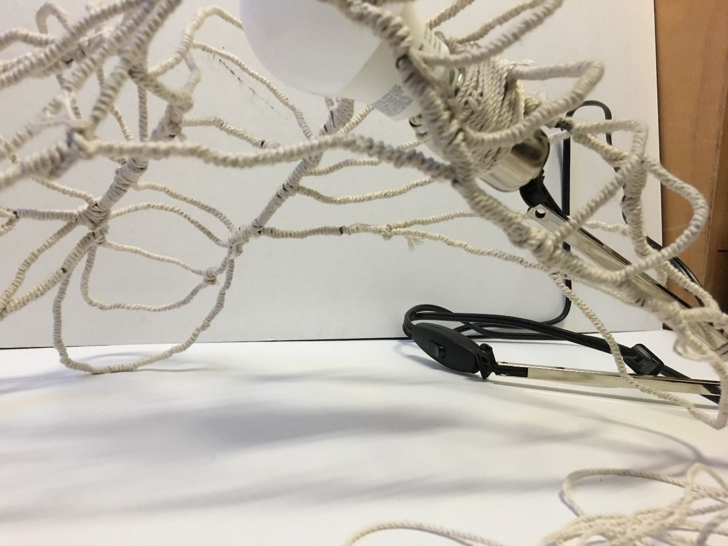 String and Wire Lamp : 5 Steps - Instructables