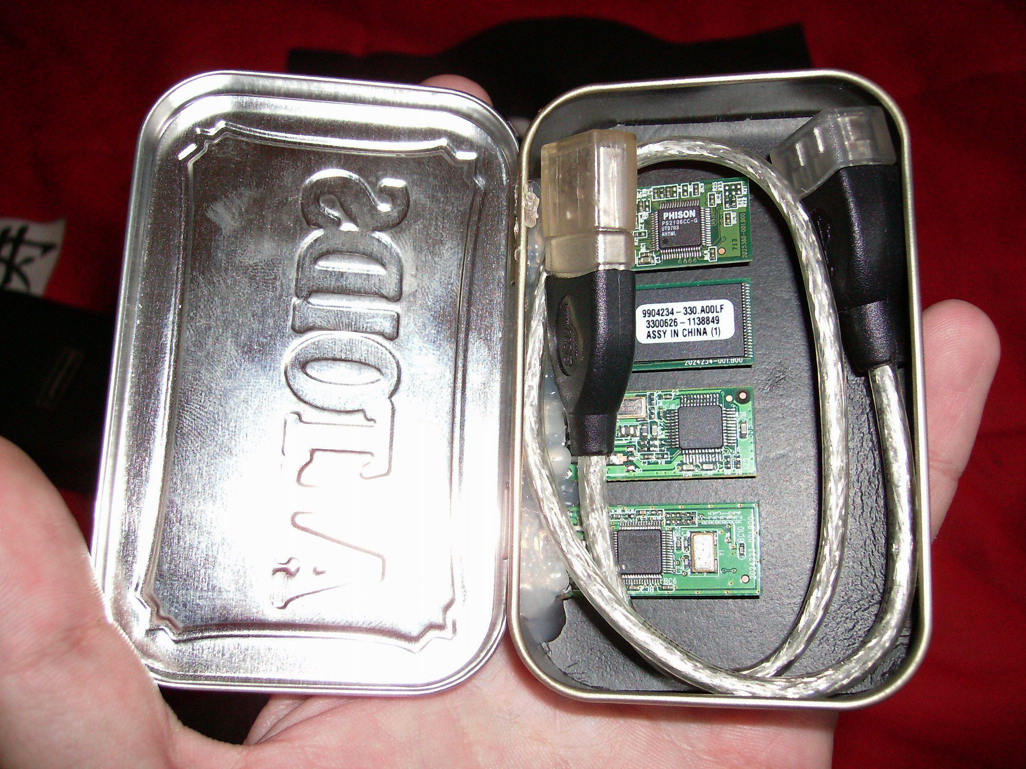 COMBO USB DRIVE WITH ALTOIDS CAN : 6 Steps - Instructables