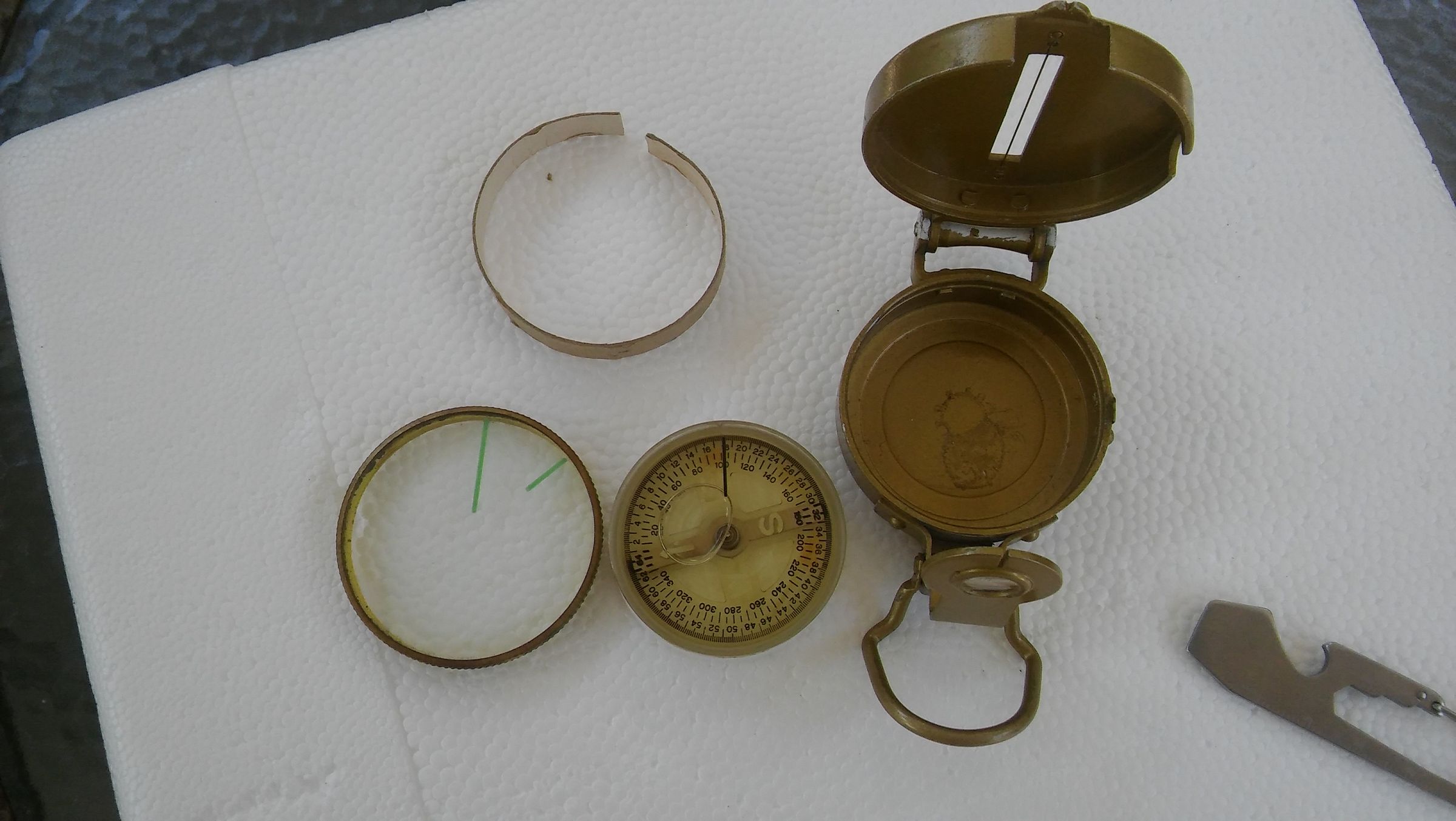 De-Bubbling a Compass : 8 Steps (with Pictures) - Instructables