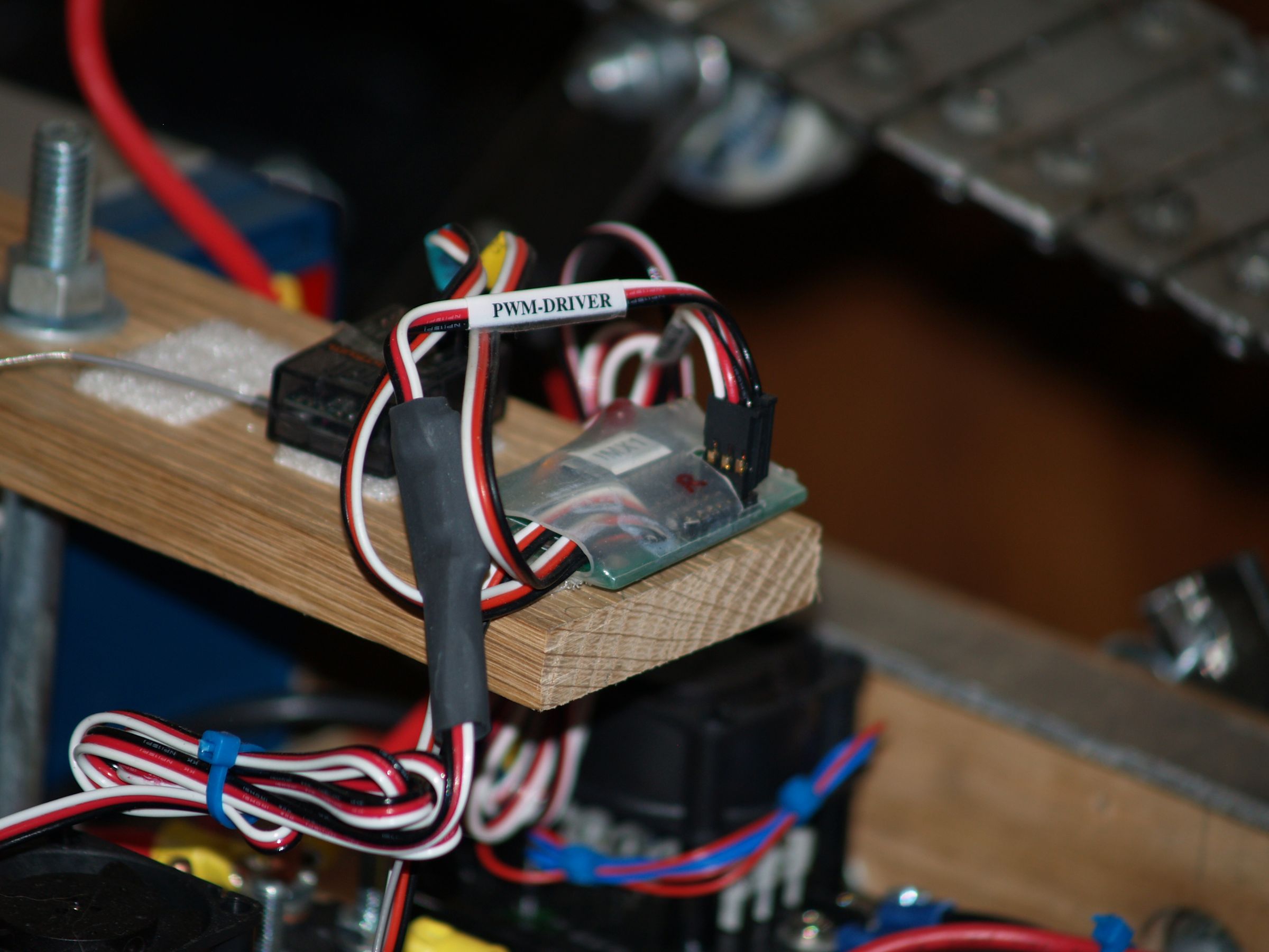 DIY Heavy Class R/c Vehicle- (electronics) : 9 Steps - Instructables