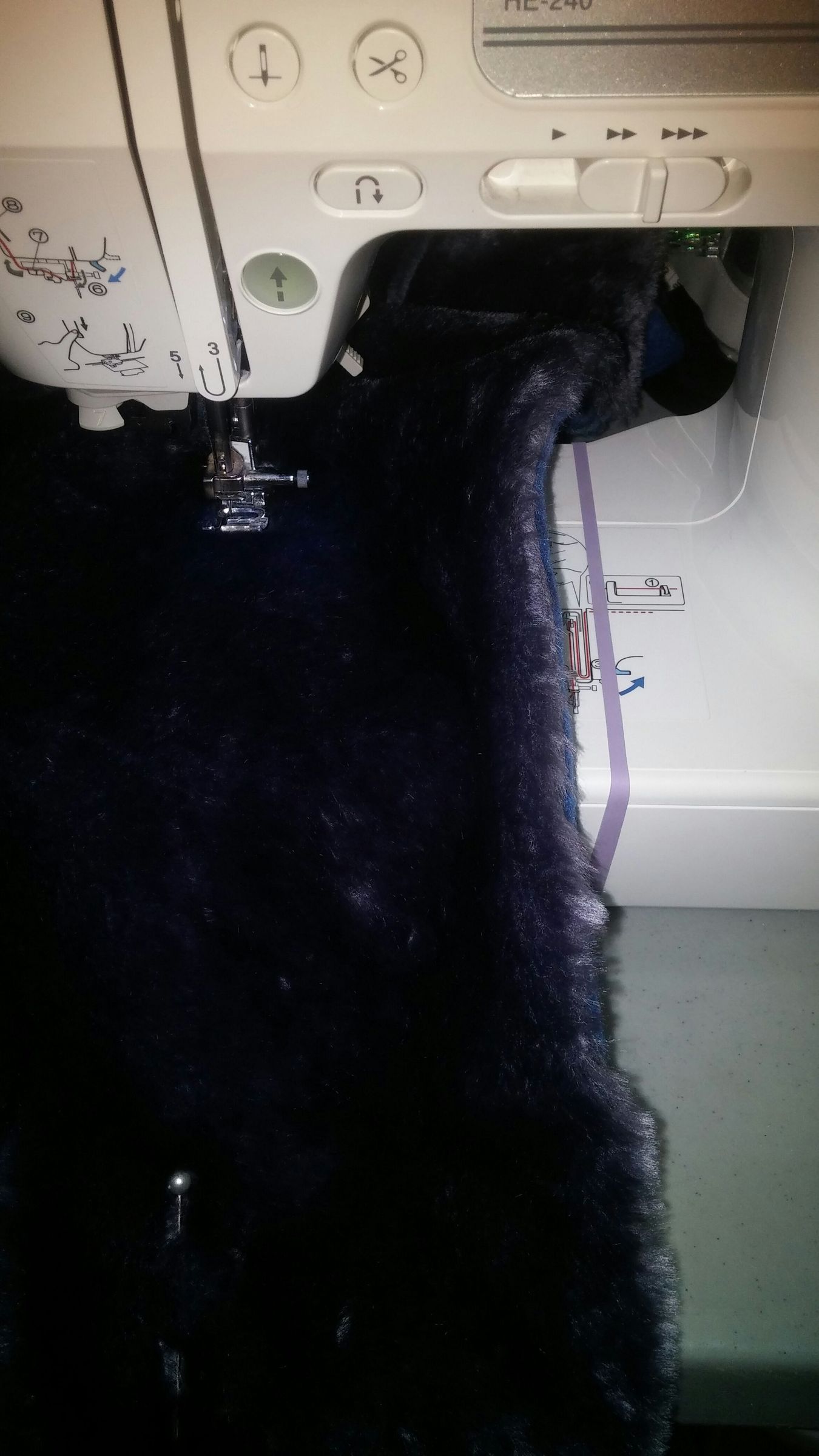 Sew Warm Faux Fur and Fleece Cover : 4 Steps (with Pictures ...