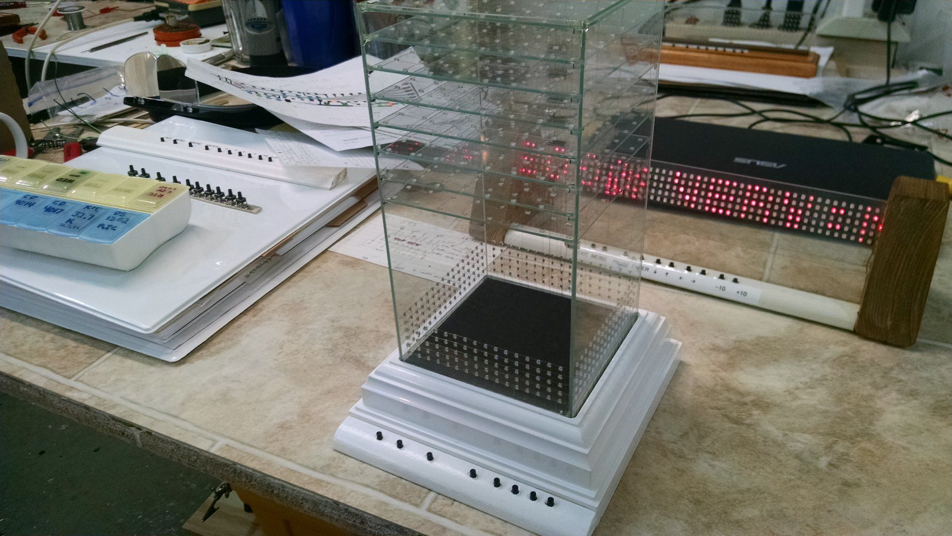 LED on GLASS DISPLAY : 5 Steps - Instructables