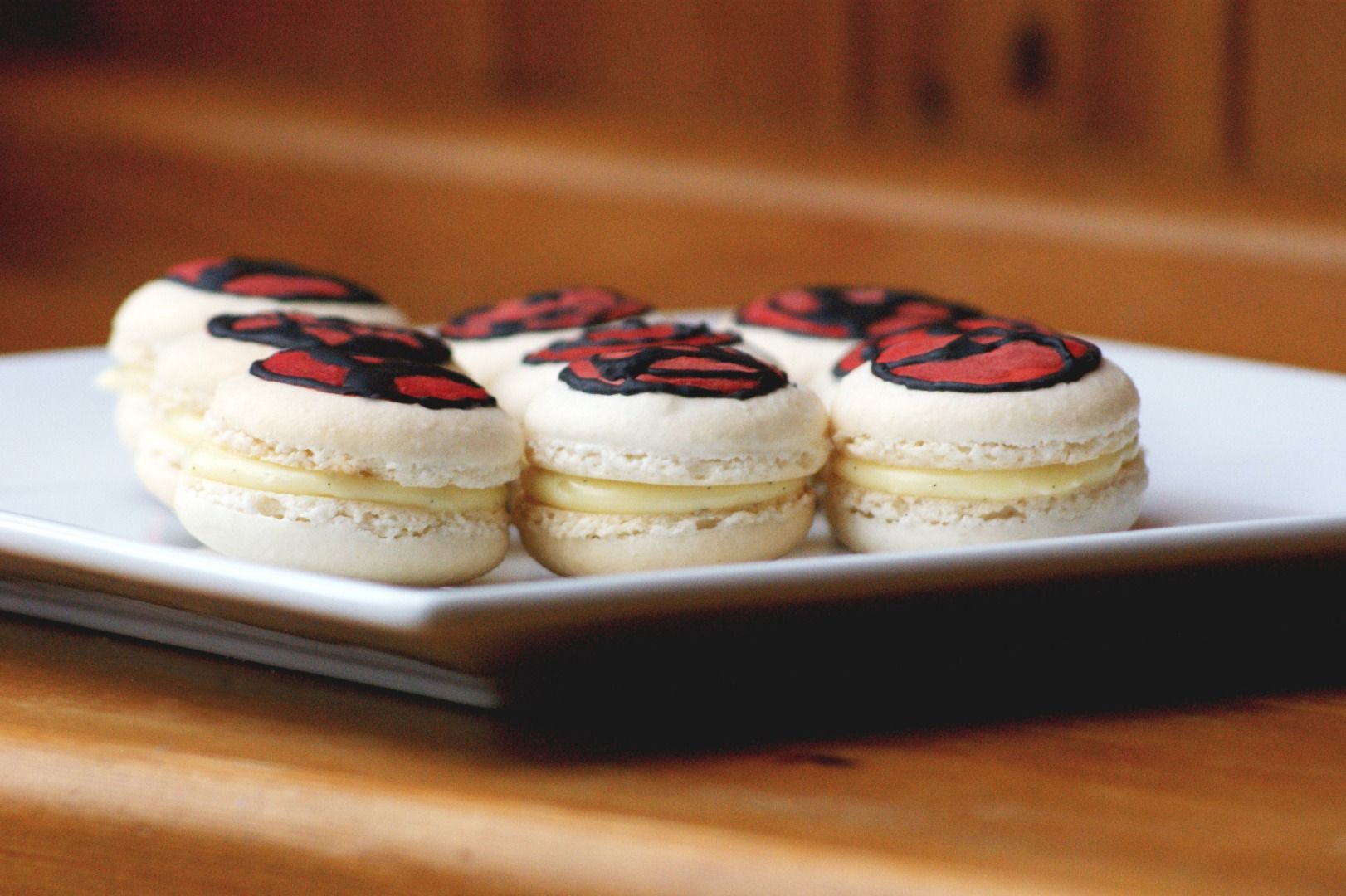 White Chocolate & Vanilla Bean Naruto Sharingan Macarons : 5 Steps ...