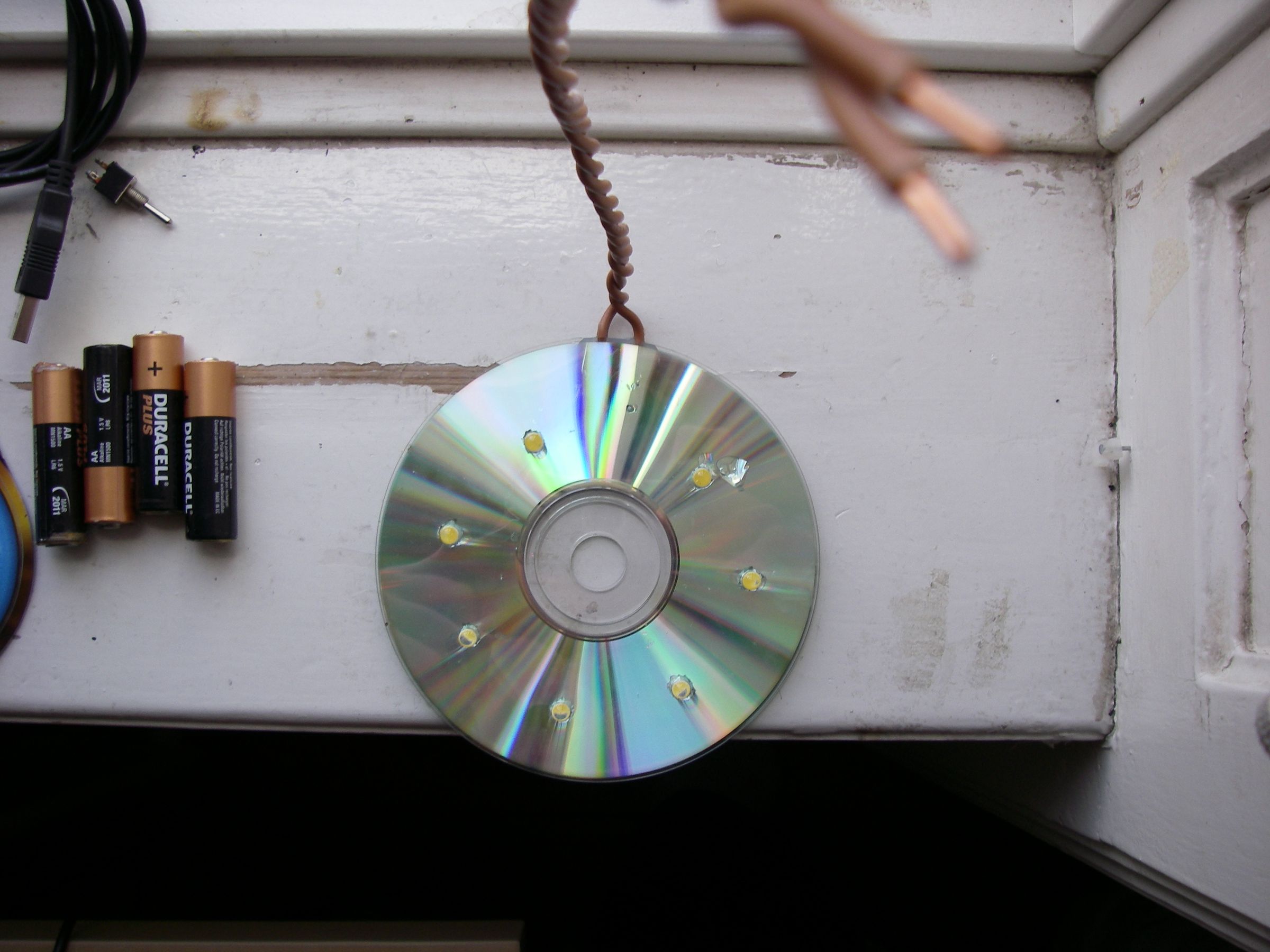 The USB Powered LED CD Lamp : 8 Steps (with Pictures) - Instructables