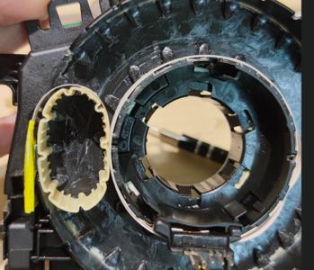 Fixing a Clockspring of a VW Tiguan 2 : 10 Steps (with Pictures ...