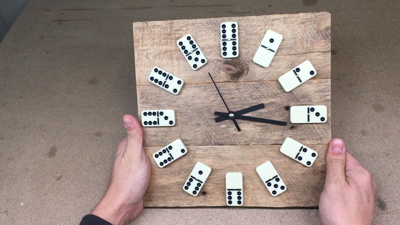 DIY: Domino Clock From Pallet Wood : 8 Steps (with Pictures) - Instructables