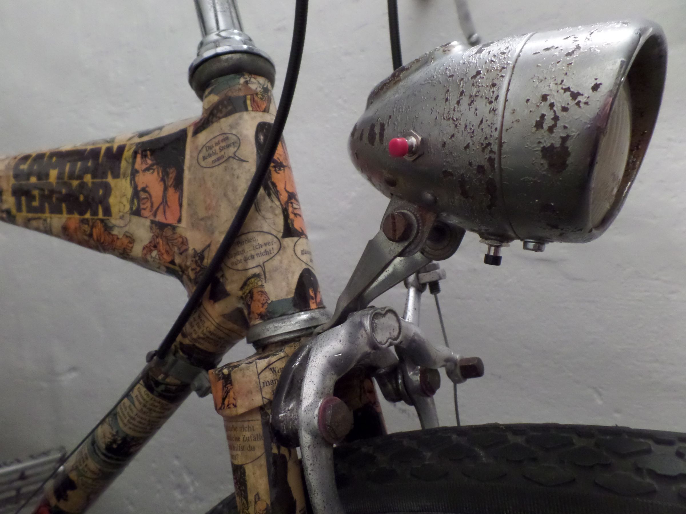 Fit a Digital Speedo and LED Lighting Into a Vintage Bicycle ...