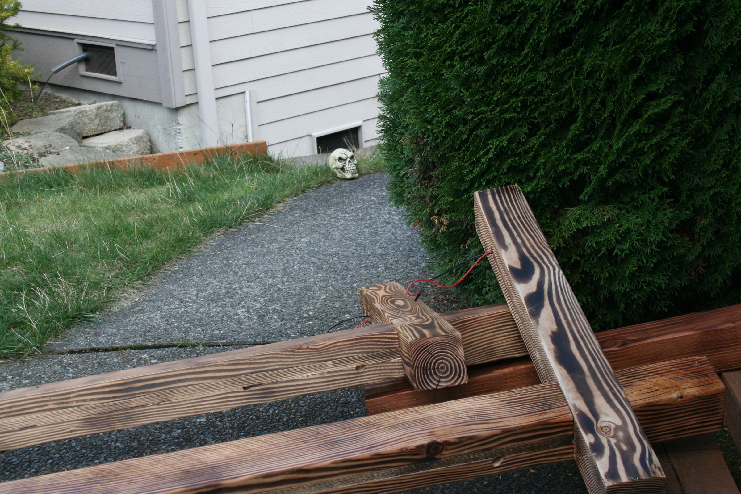 Haunted Walkway Lantern Posts : 7 Steps (with Pictures) - Instructables