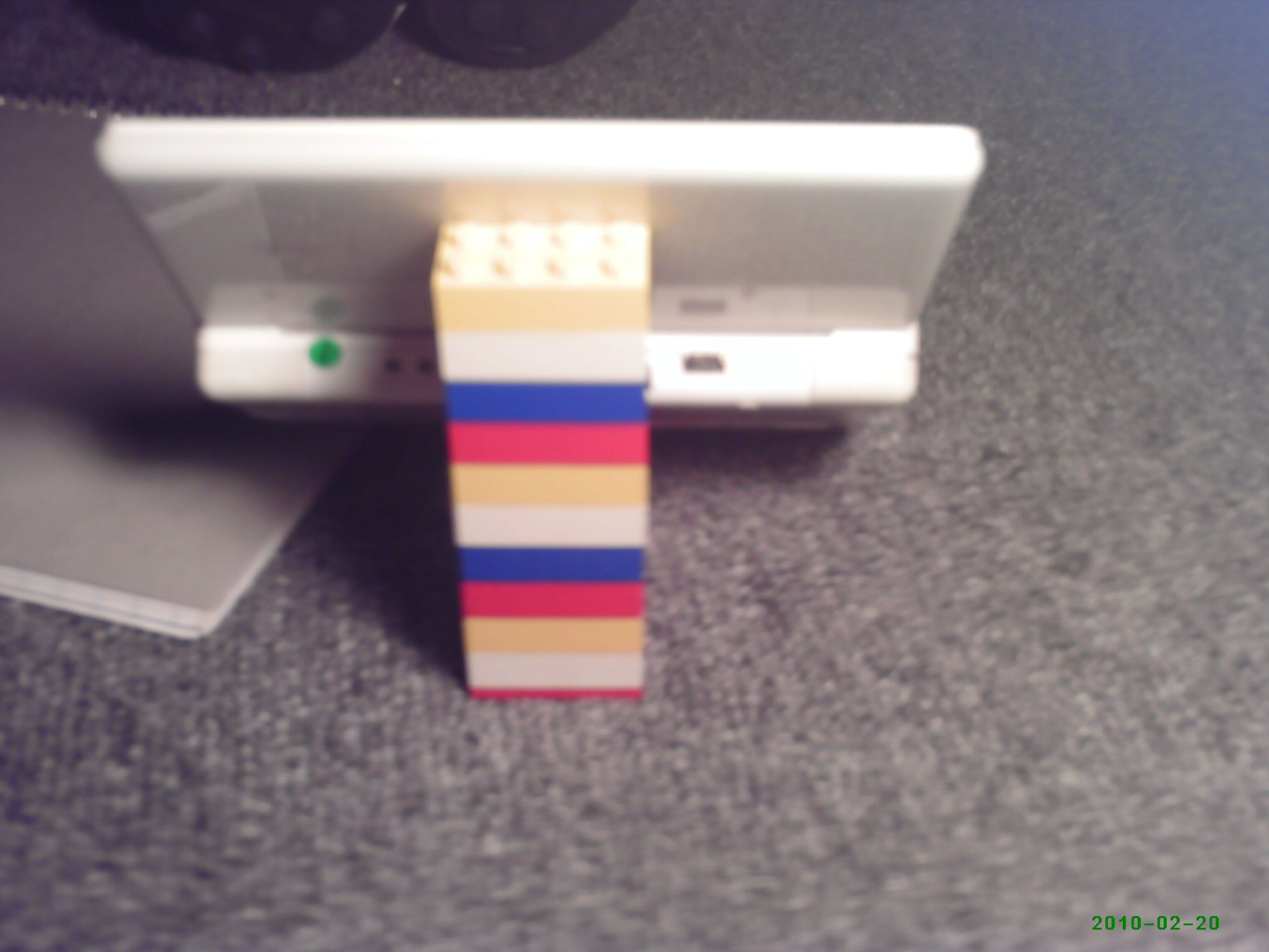 Nintendo DS Holder : 4 Steps - Instructables