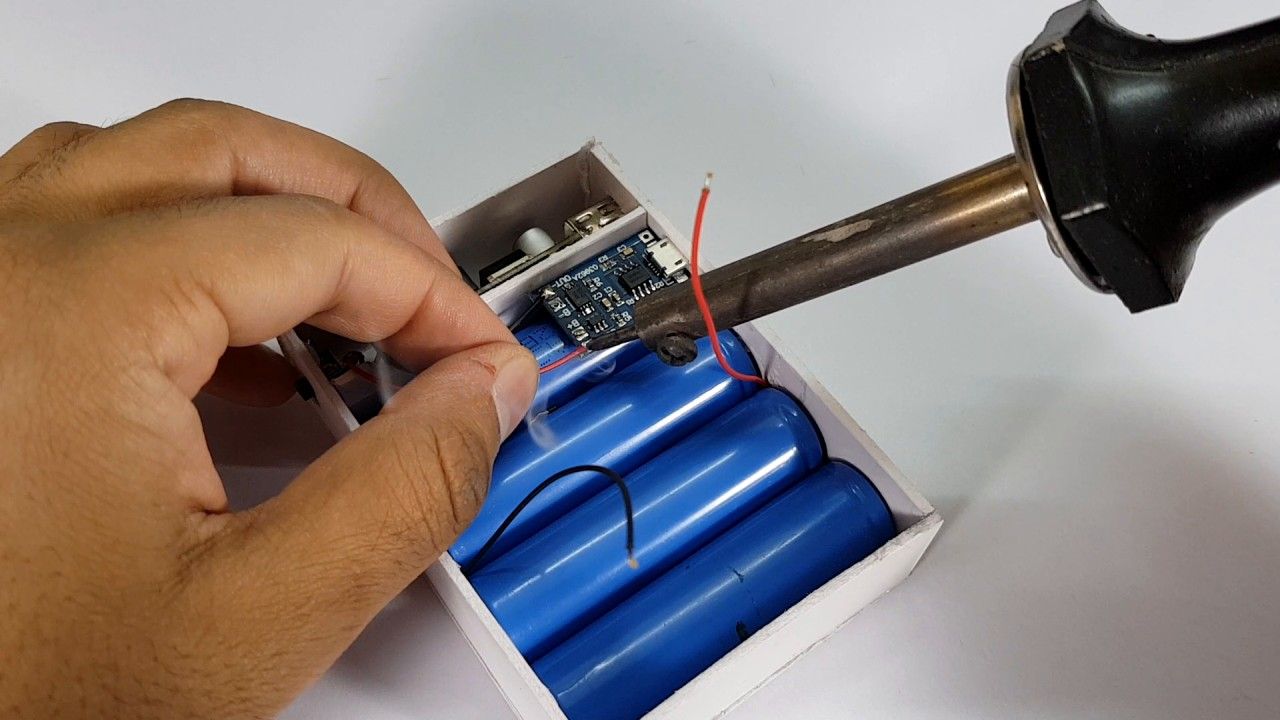 How to Make a Mobile PowerBank : 7 Steps (with Pictures) - Instructables