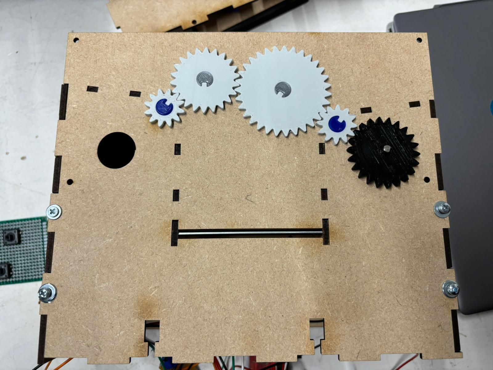 Automatic Card Dealer and Shuffler : 11 Steps (with Pictures ...