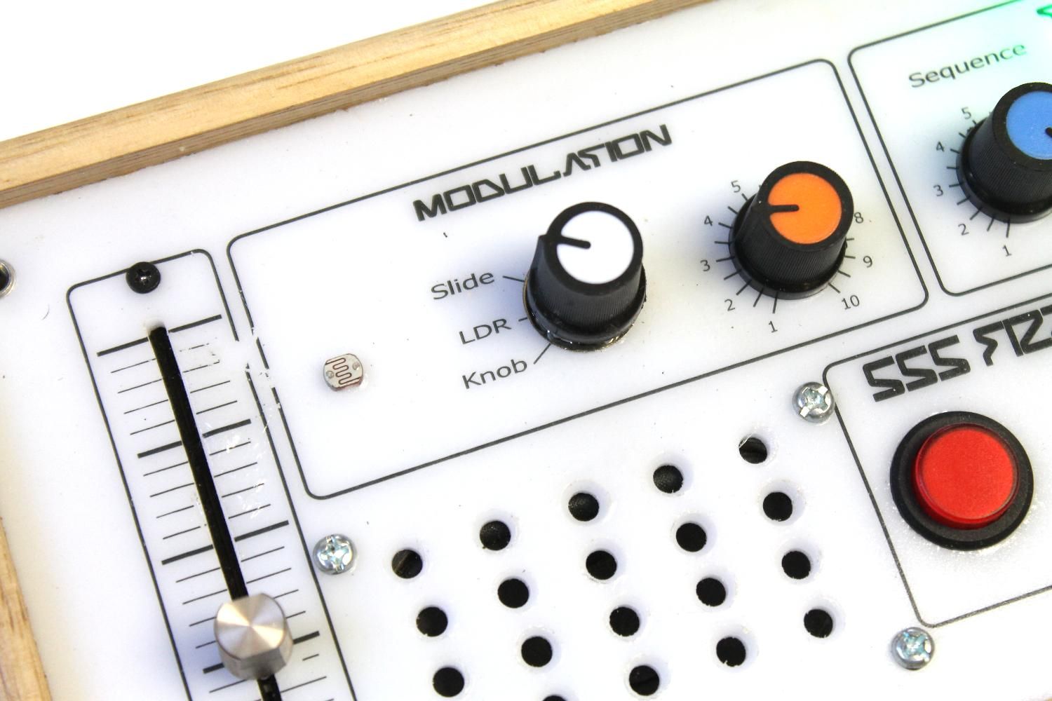 555 Fizzle Loop Synth V4 : 12 Steps (with Pictures) - Instructables