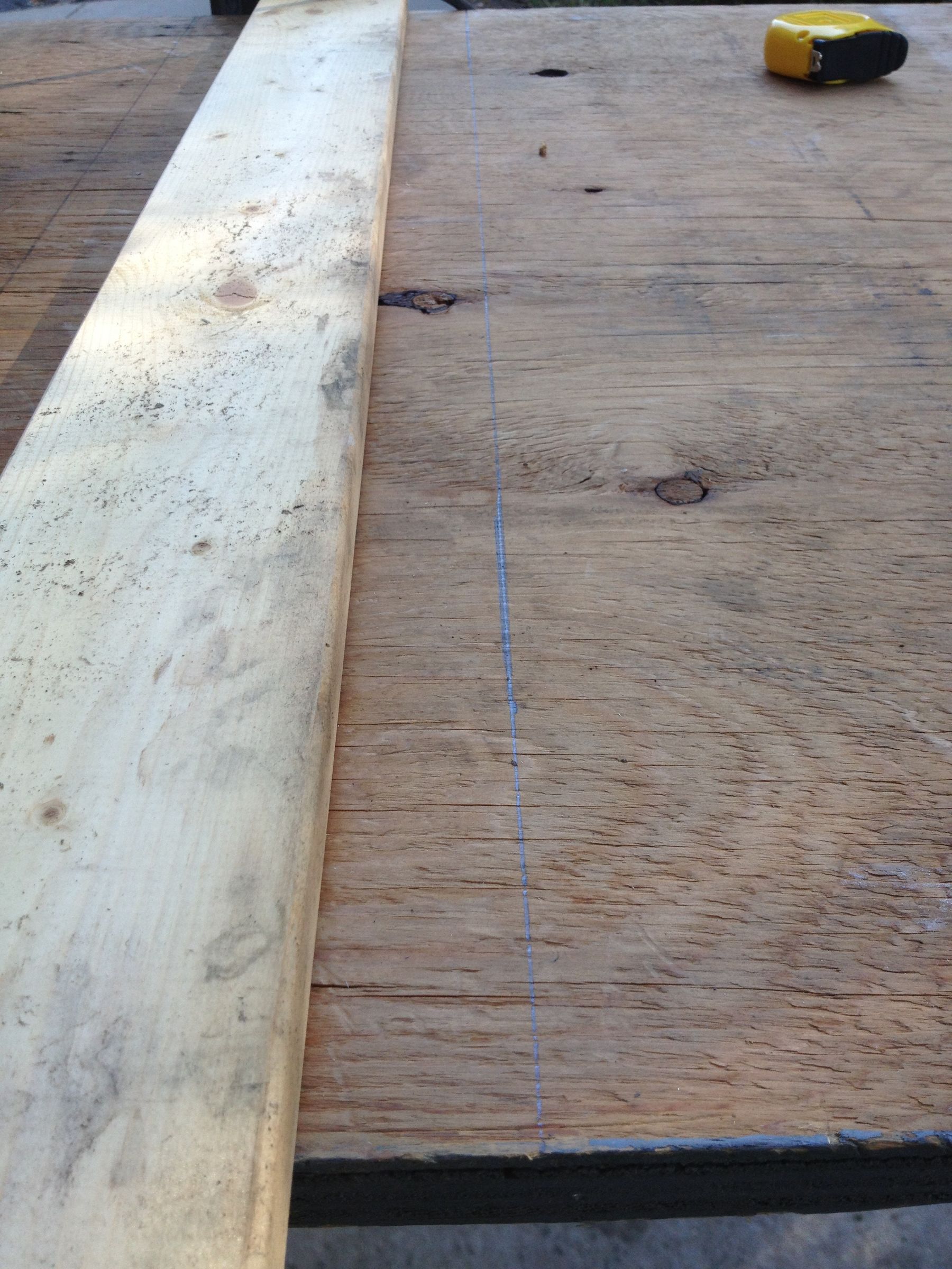 How to Cut a Straight Line Using a Skill Saw or Jig Saw : 4 Steps (with ...