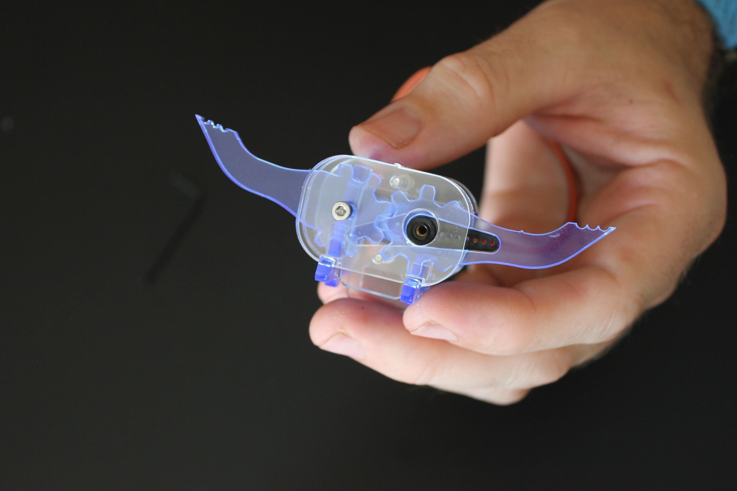Pocket Sized Robot Arm - MeArm V3.0 - Small, Hackable, Open Source : 18 ...