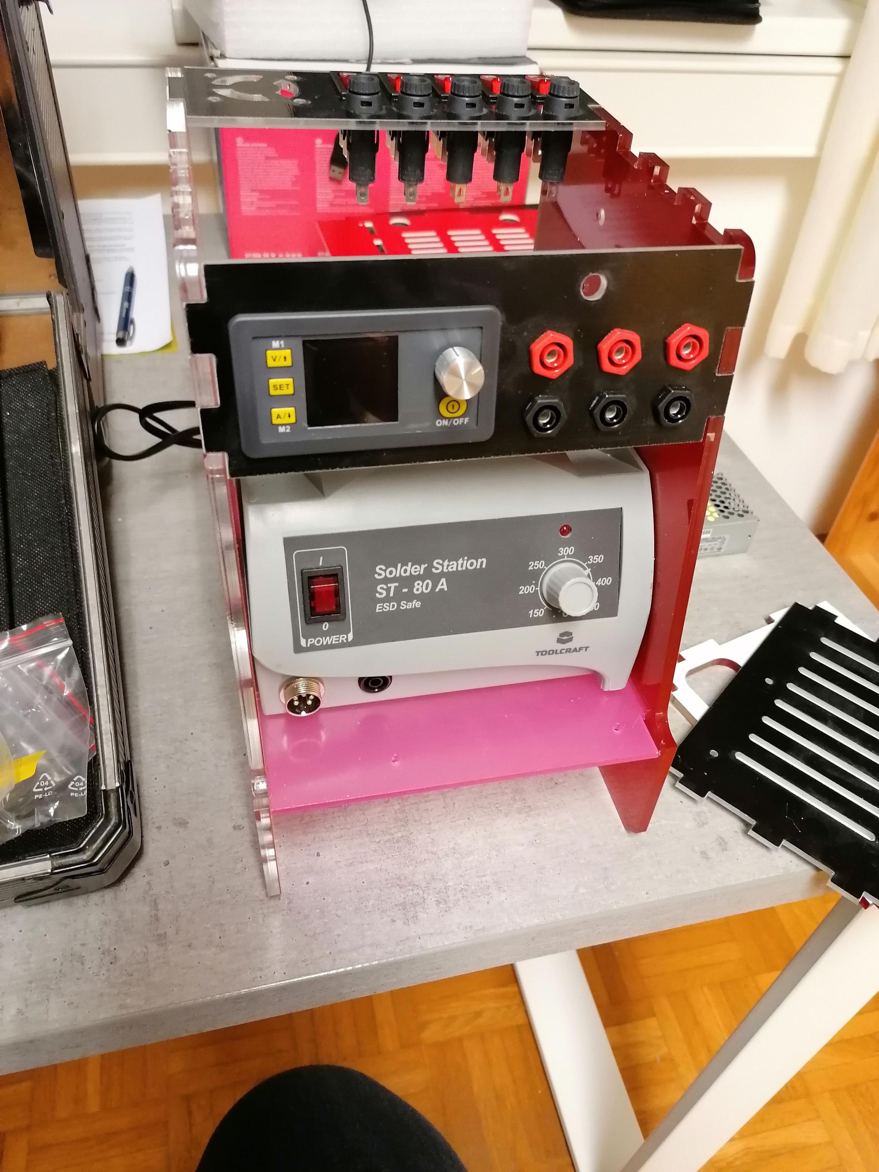 Convert Old Toolcase to Mobile Electronics Workstation : 3 Steps ...