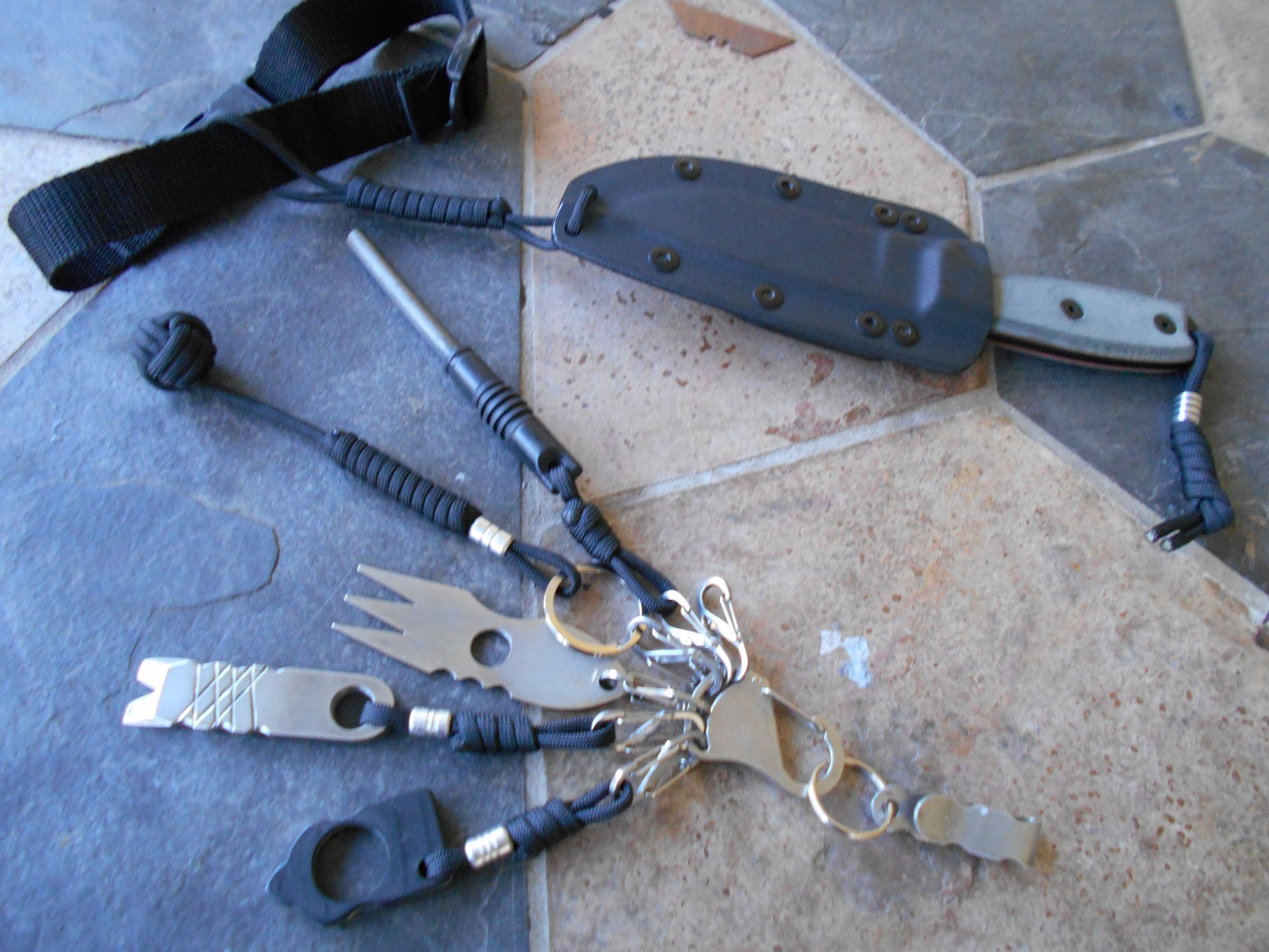 Double Sided Paracord Loop (Keychain Knot) : 4 Steps - Instructables
