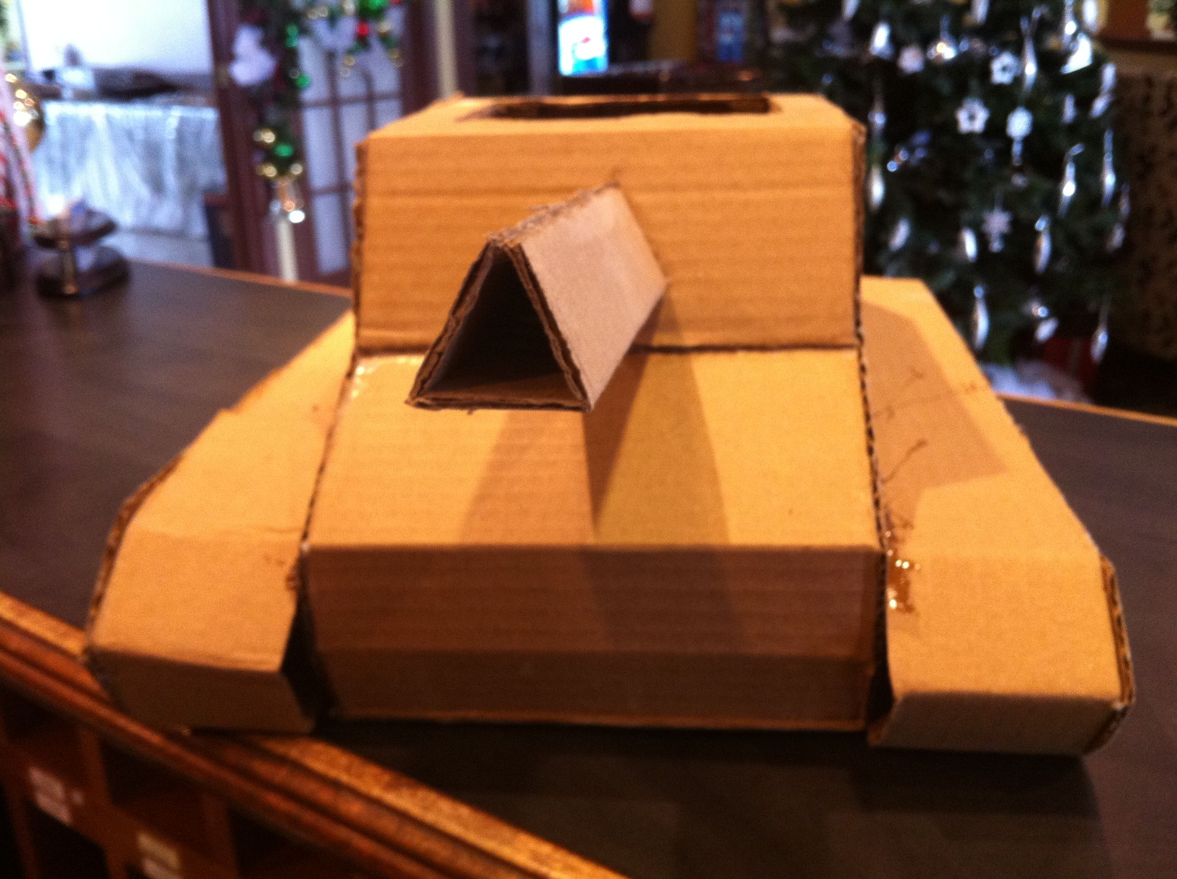 How to Build a Tank With a Cardboard Box : 3 Steps (with Pictures ...