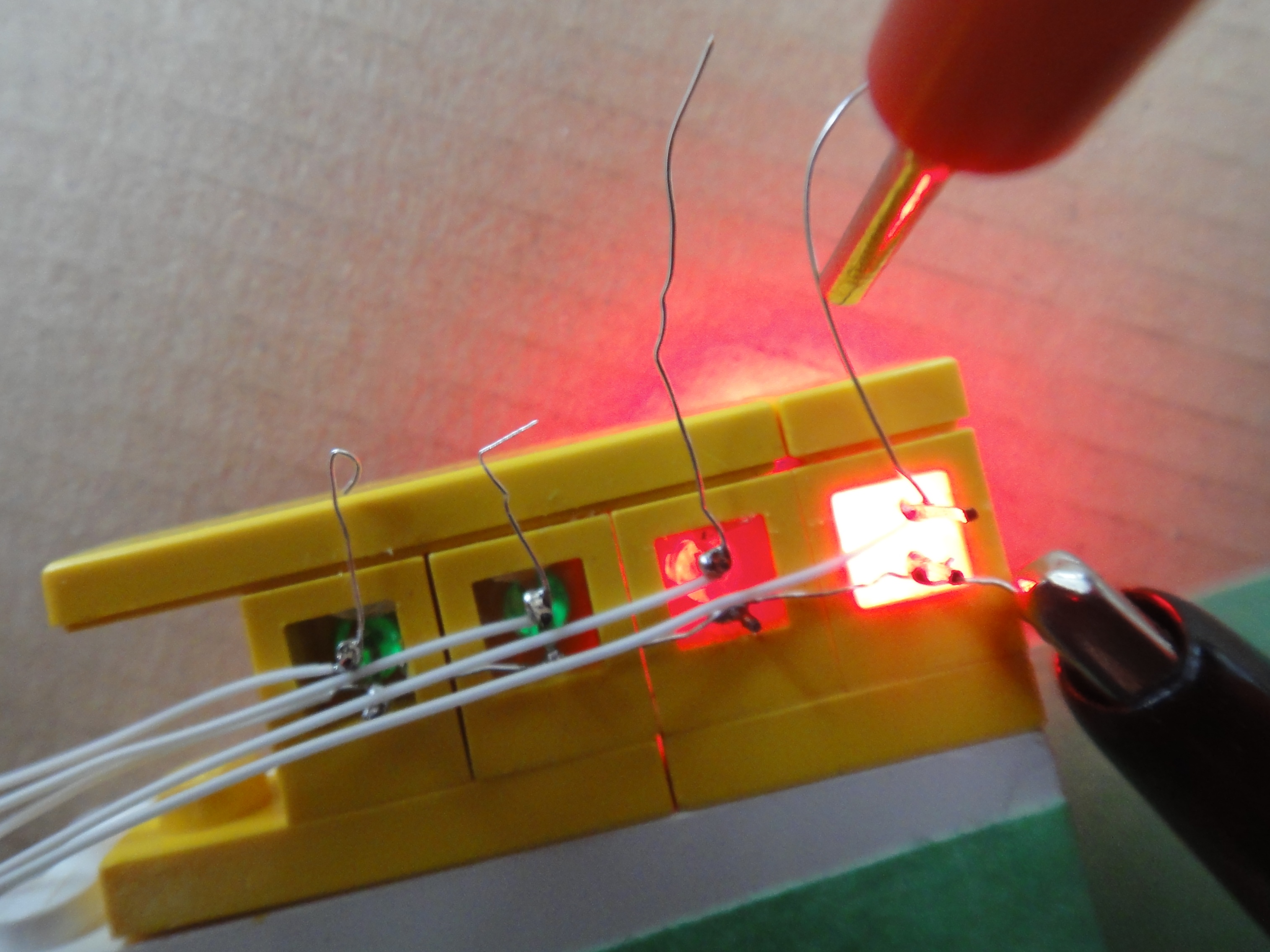 LEGO T-Intersection LED Traffic Light : 27 Steps (with Pictures ...