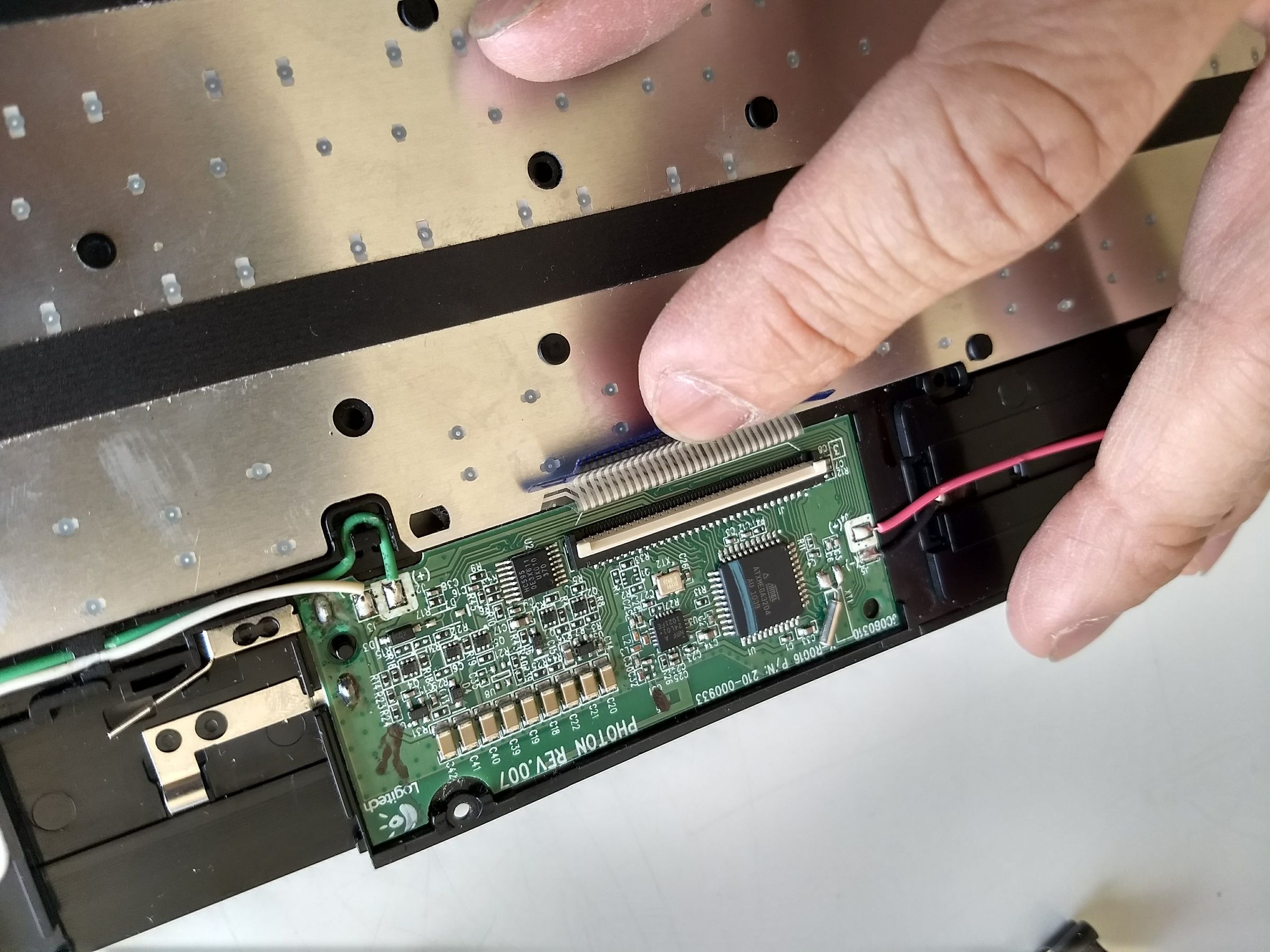 Logitech K750 Solar Keyboard Disassembly : 6 Steps - Instructables