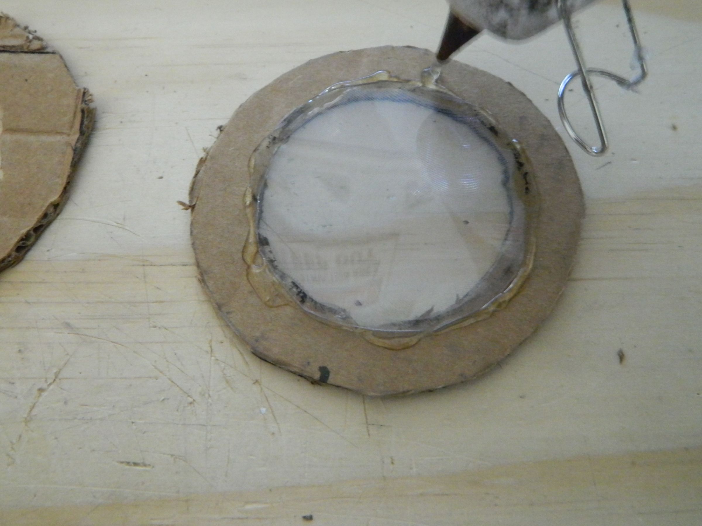 Cardboard Magnifier Glass : 9 Steps - Instructables