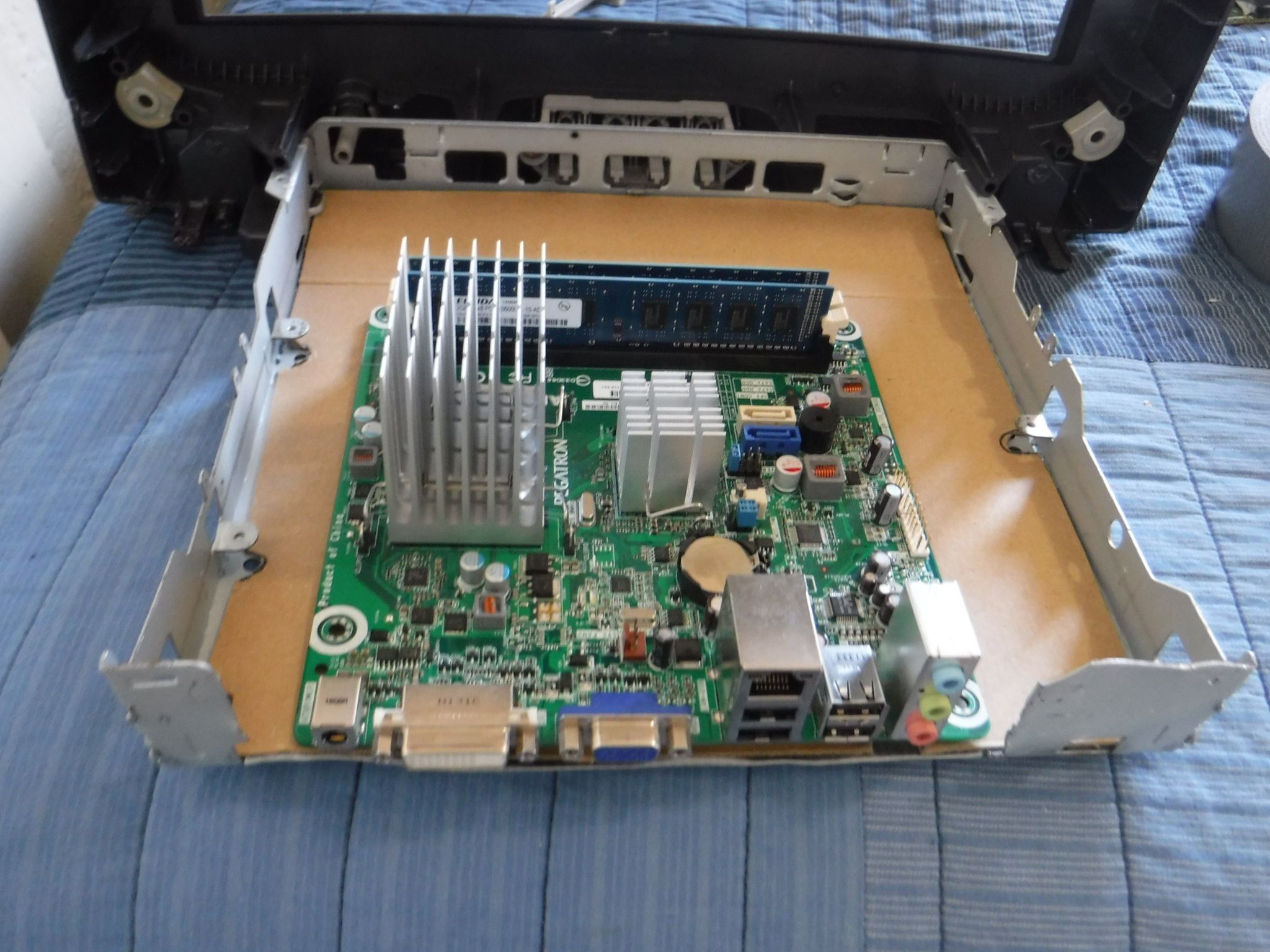 Repurposing an Old Monitor : 6 Steps (with Pictures) - Instructables