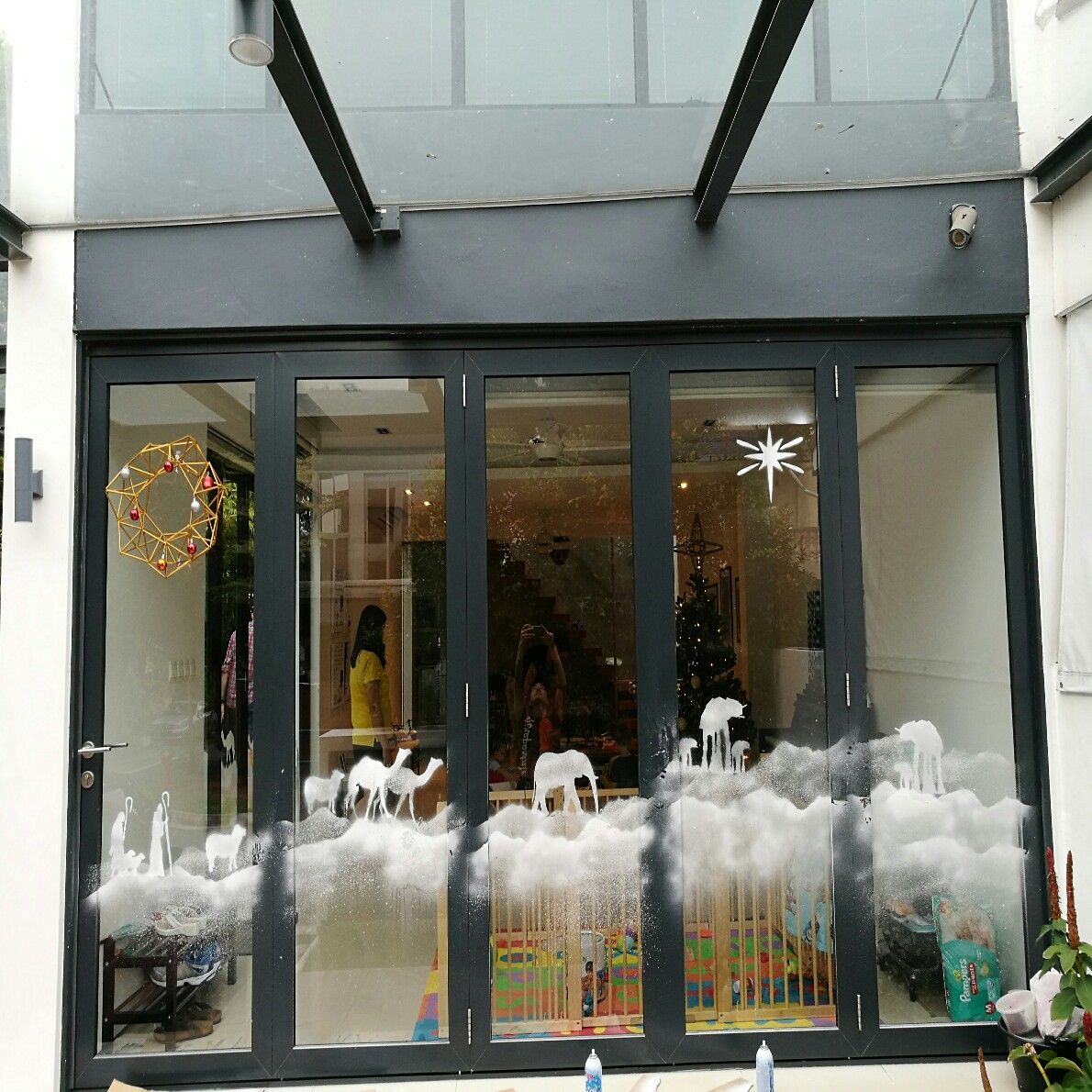 Christmas Window Snowscape : 4 Steps (with Pictures) - Instructables