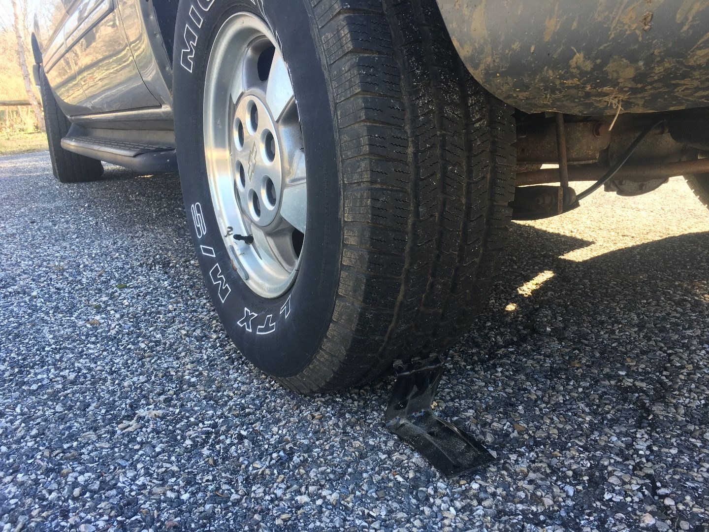 Easy Way to Change a Tire : 6 Steps (with Pictures) - Instructables