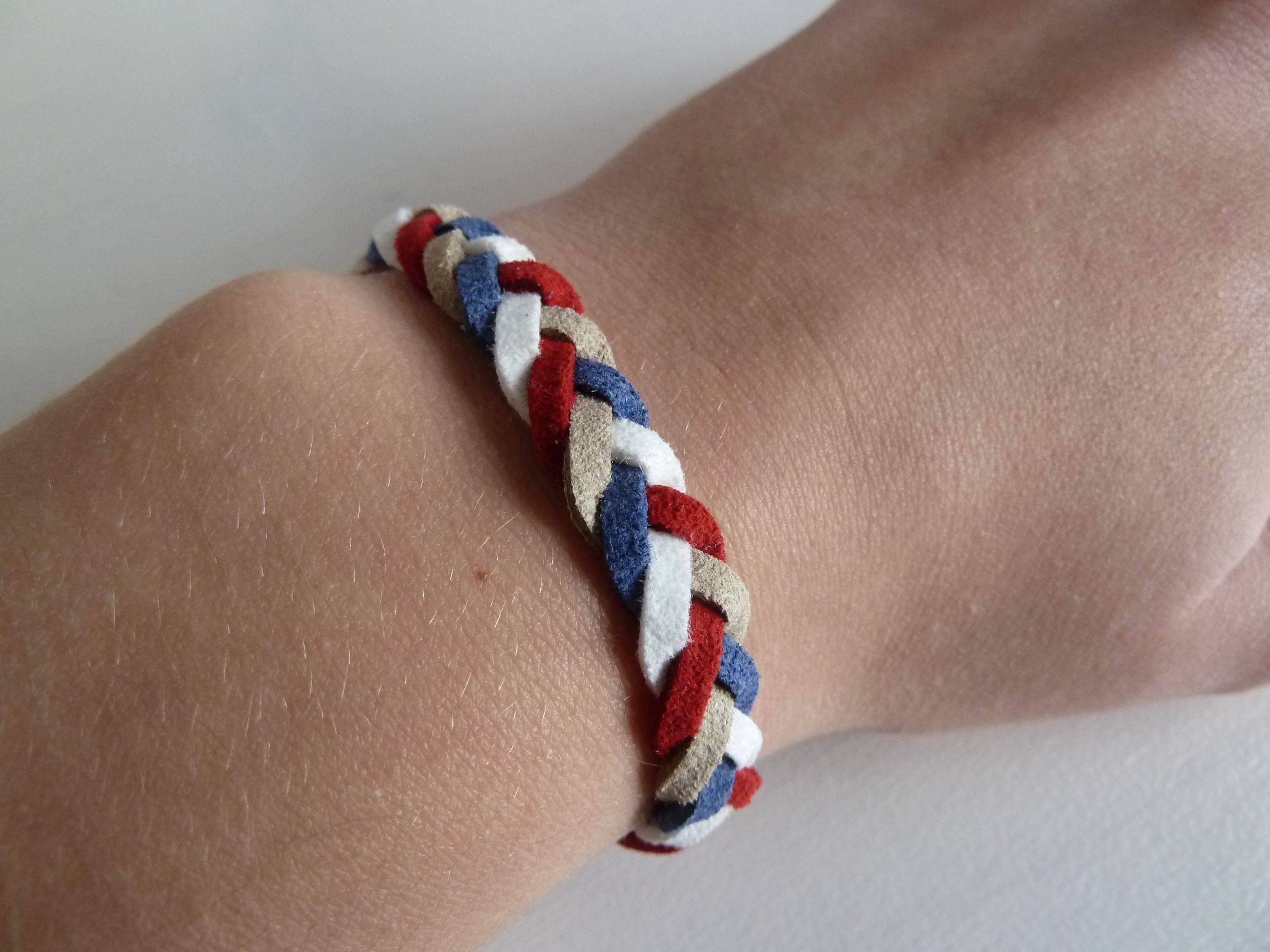 Four Strands Braided Bracelets : 8 Steps (with Pictures) - Instructables