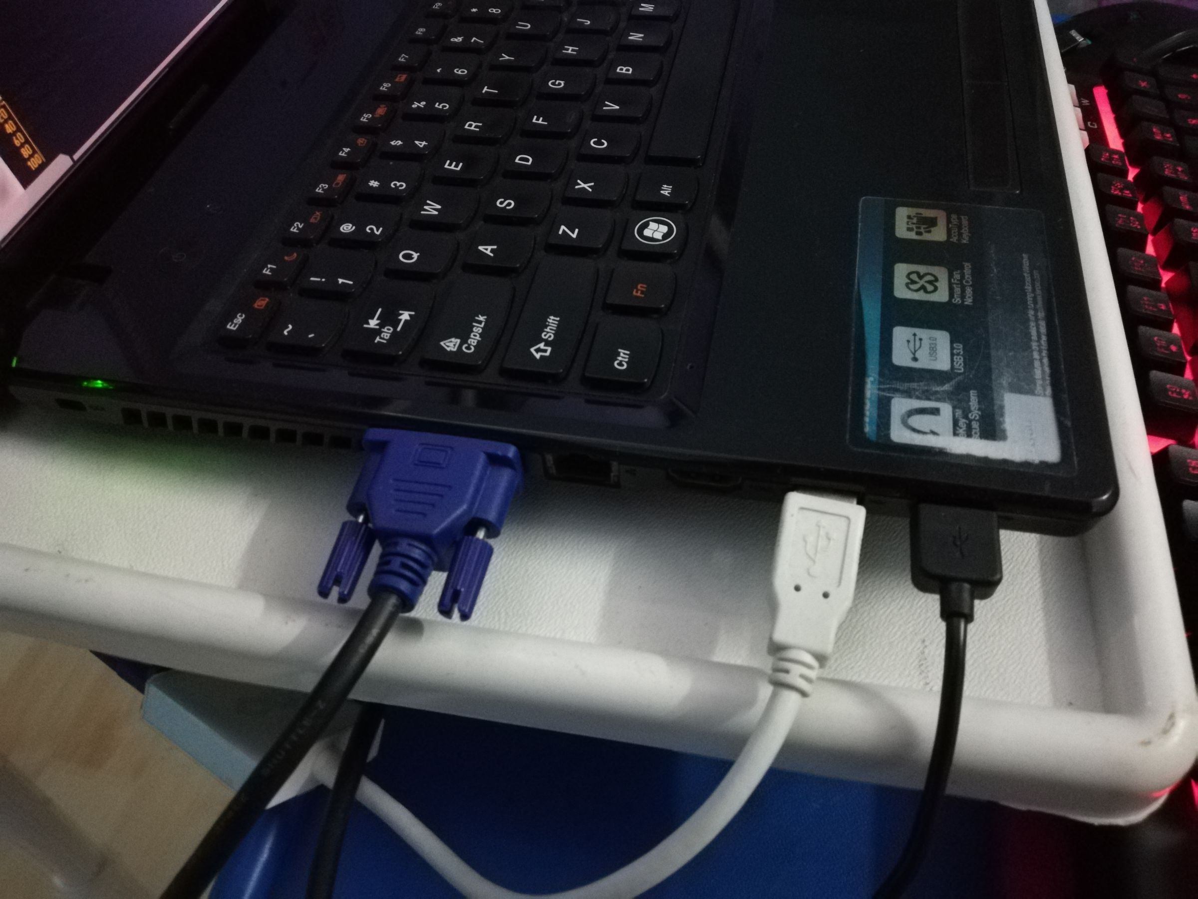 Connect Multiple Monitor to a Laptop : 3 Steps - Instructables