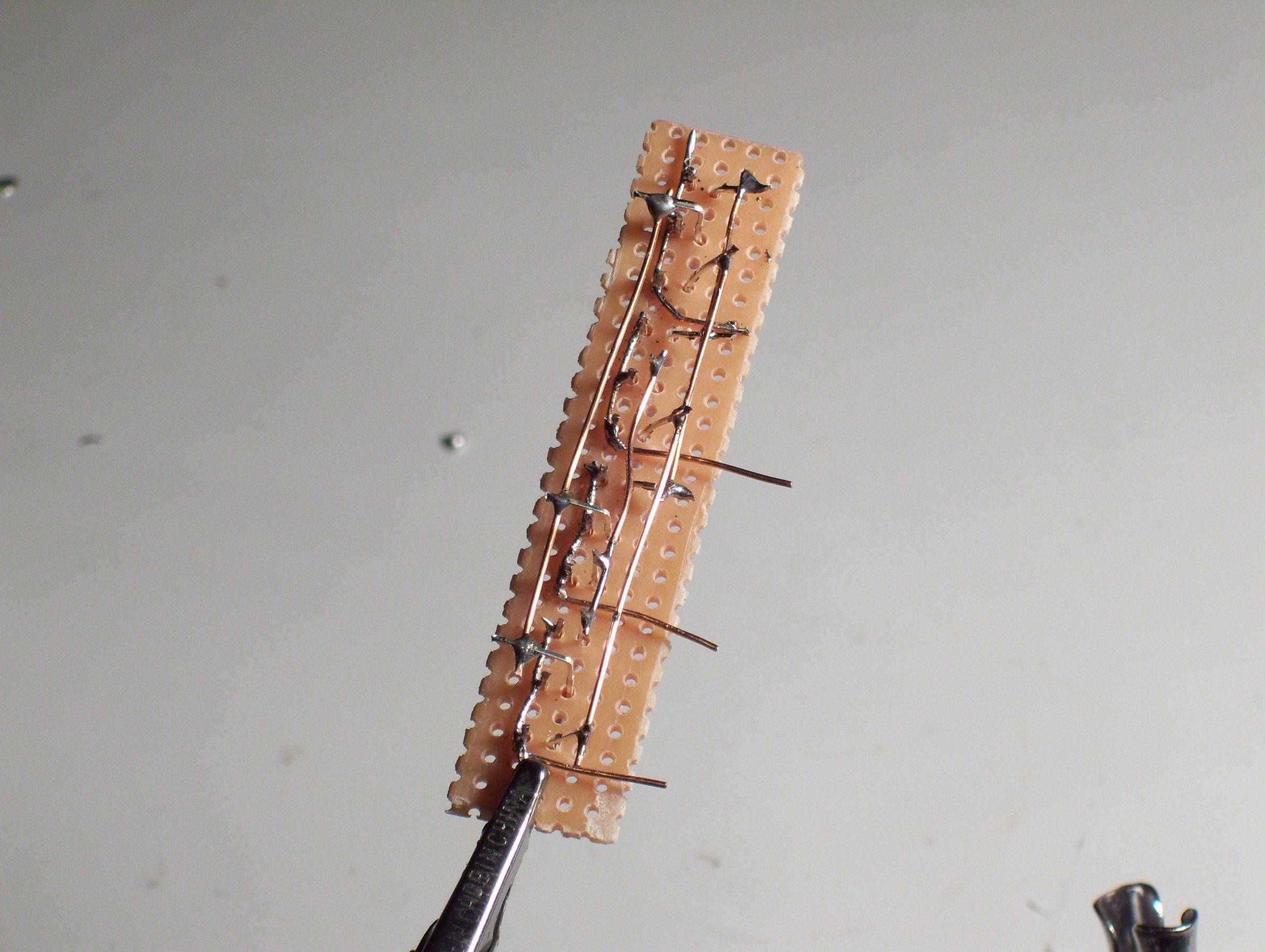 Charlieplexed Row of LED Lights, for the Arduino : 9 Steps (with Pictures) - Instructables