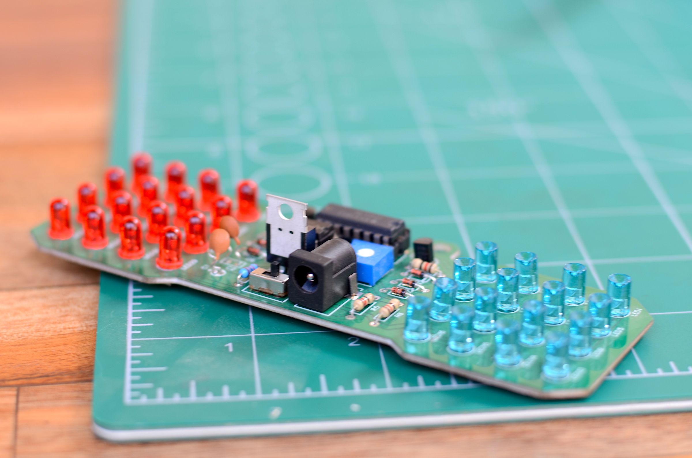 DIY LED Flasher Light : 5 Steps (with Pictures) - Instructables