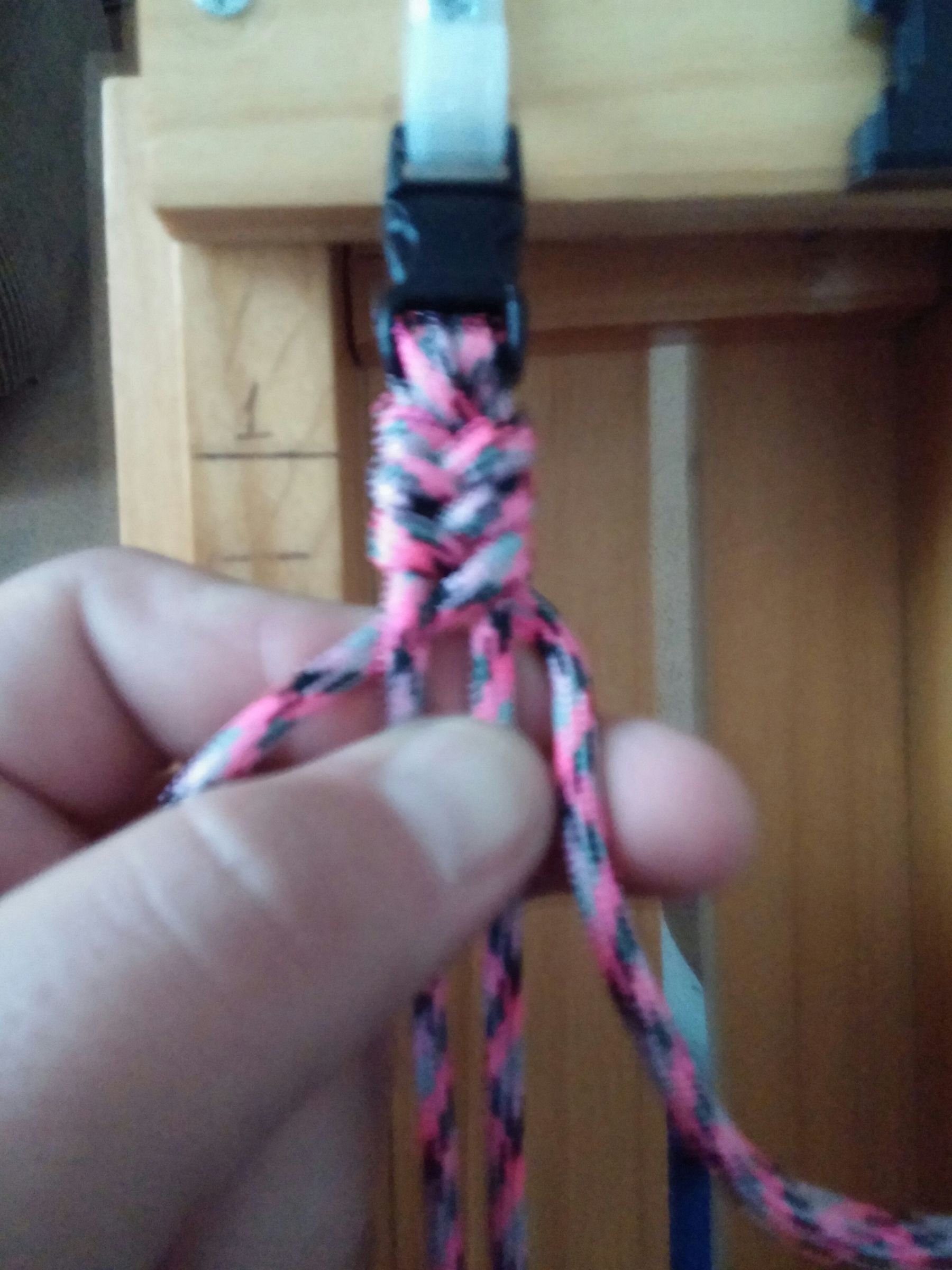 Fish Tail Paracord Bracelet : 10 Steps - Instructables
