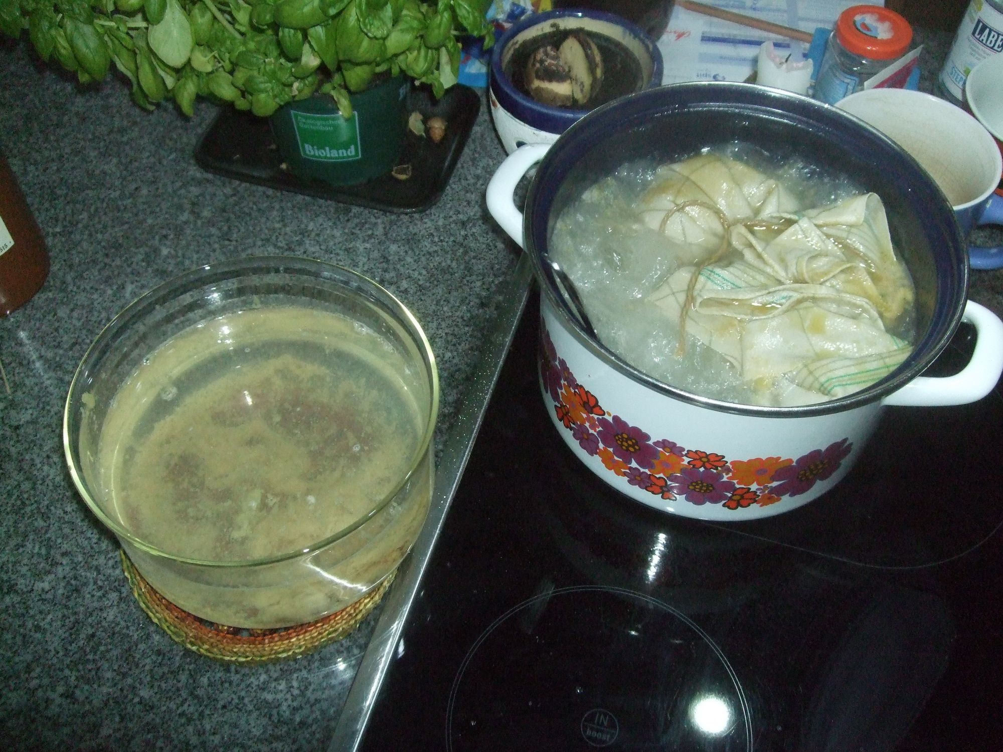 How to Resinate (clean Tree Resin) : 11 Steps - Instructables