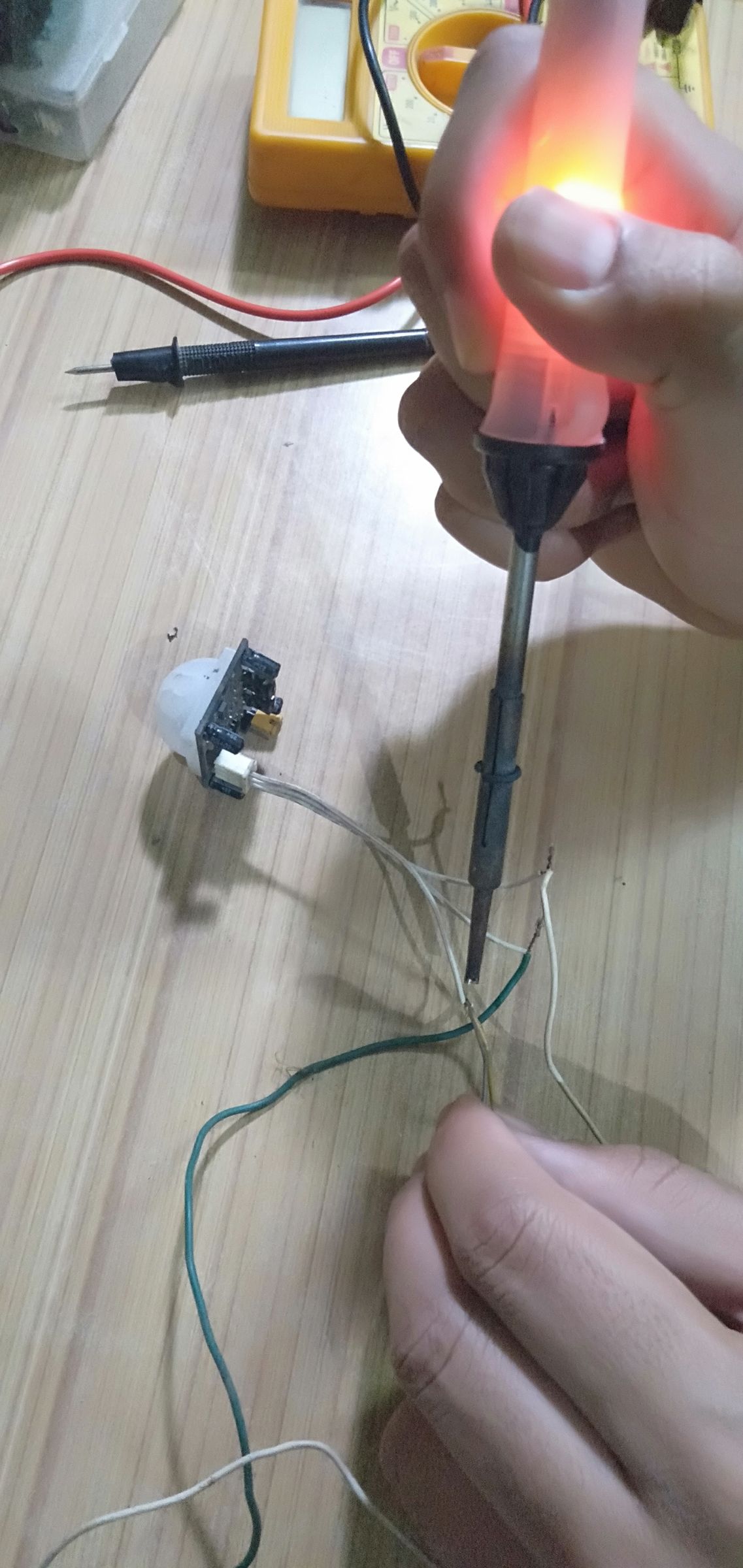 Vehicle Parking Alarm System Using PIR Sensor- DIY : 7 Steps (with ...